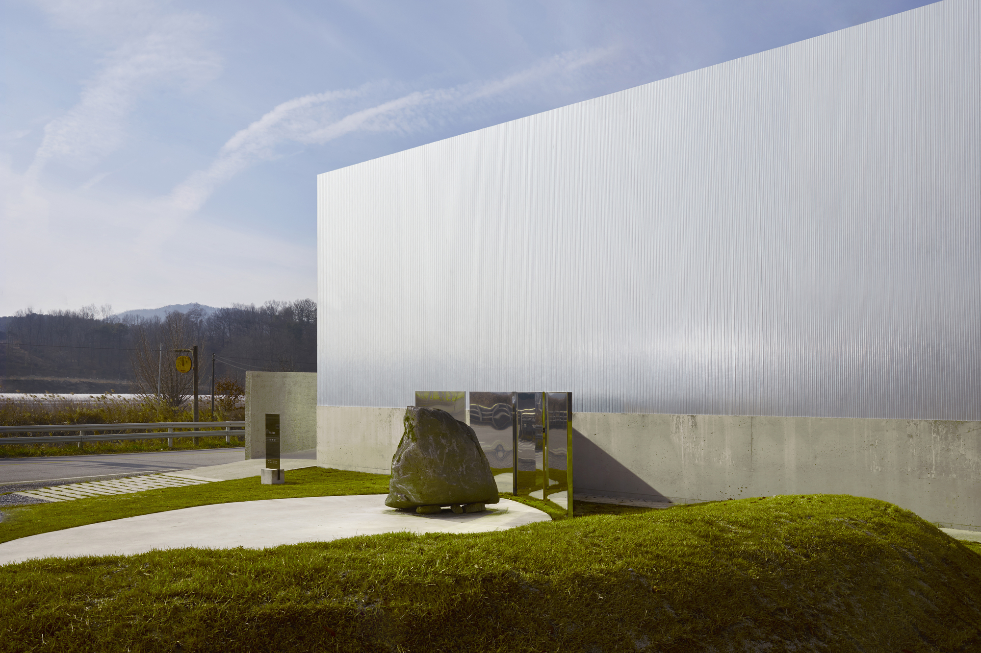 Gallery of LEEDO SAU Coffee / ATMOROUND - 11