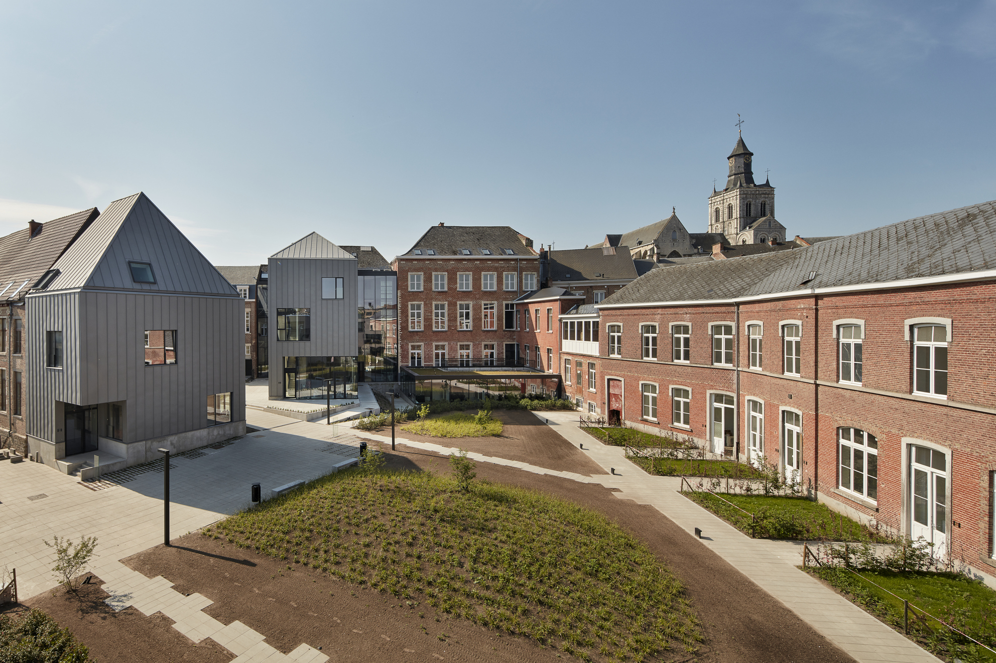 Gallery of Immac² Mixed Use Project / Urban Platform - 13