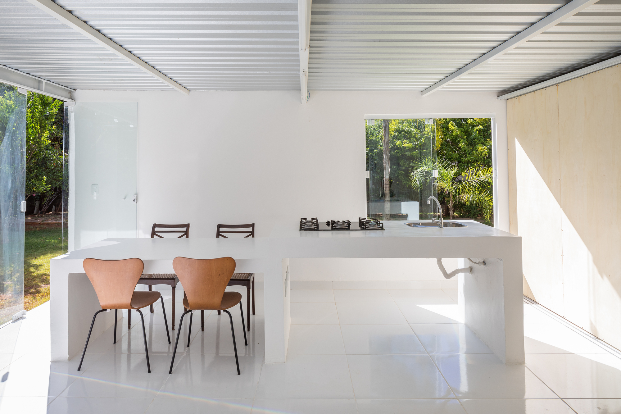 Gallery of Monochromatic Kitchens: 3 Design Strategies with a Single ...