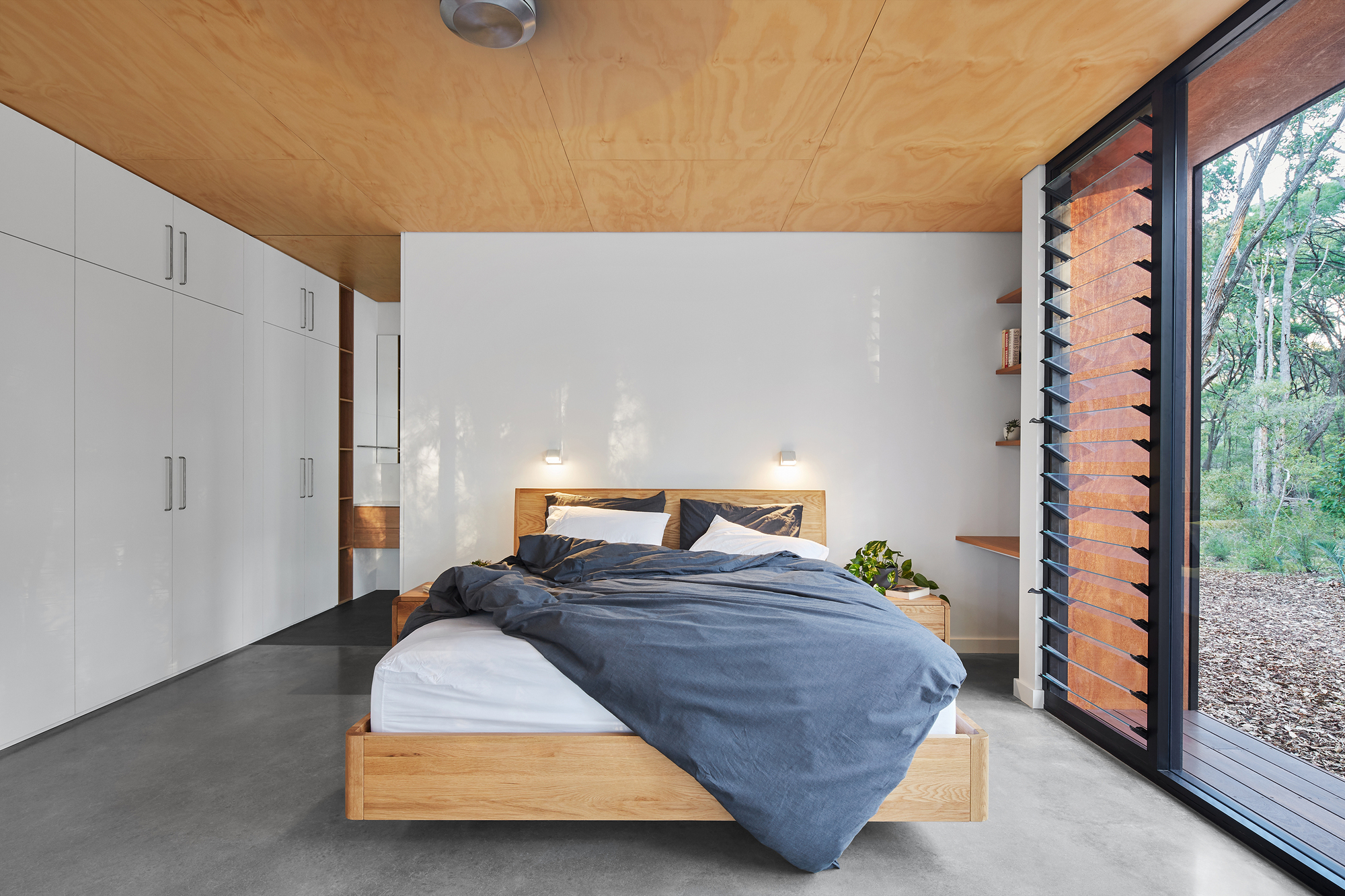 Gallery of Hidden House / Archterra Architects - 23