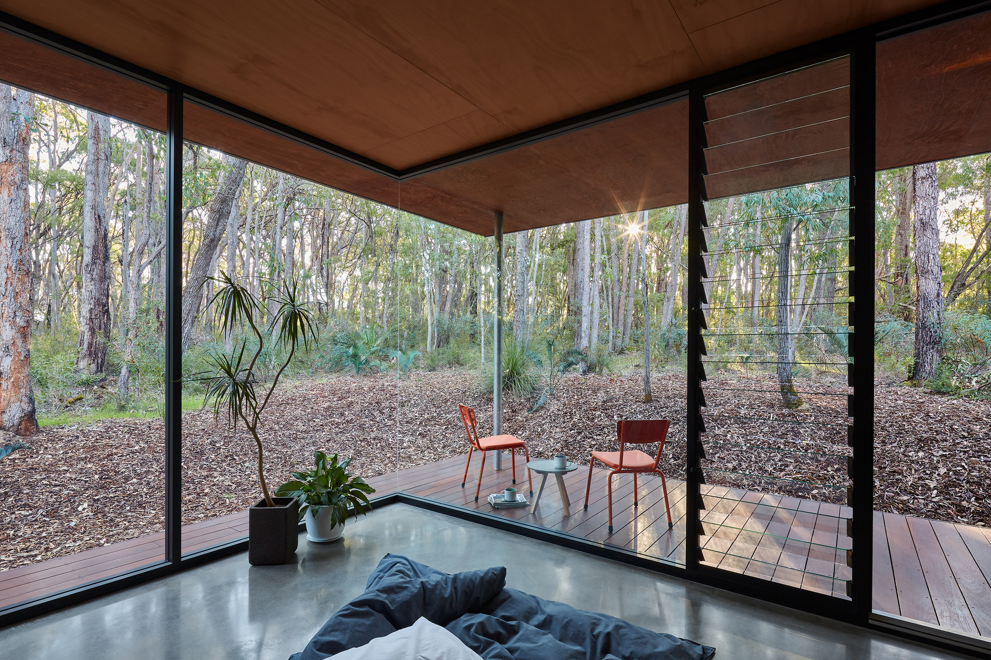 Gallery of Hidden House / Archterra Architects - 26