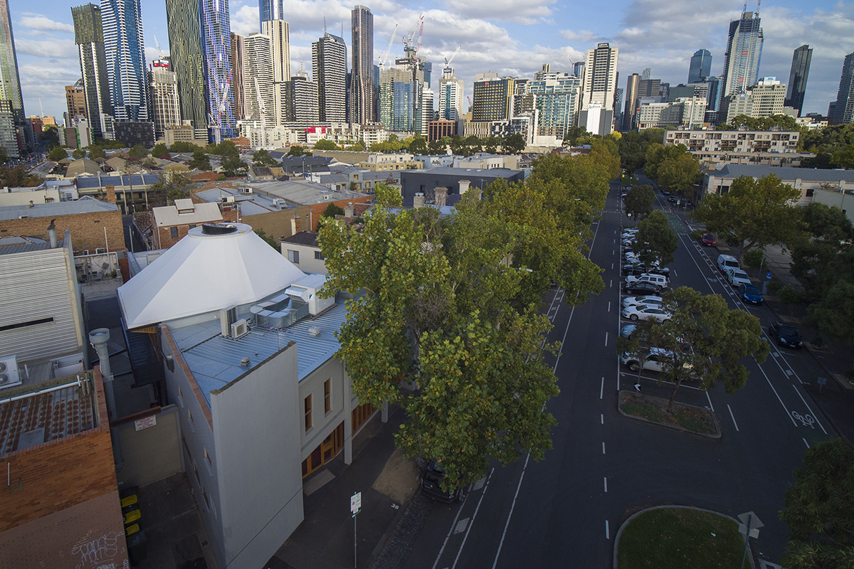 Gallery of Melbourne Quakers Center / Nervegna Reed Architecture + ph ...