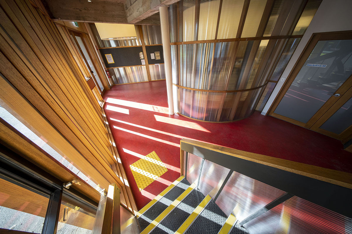 Gallery of Melbourne Quakers Center / Nervegna Reed Architecture + ph ...