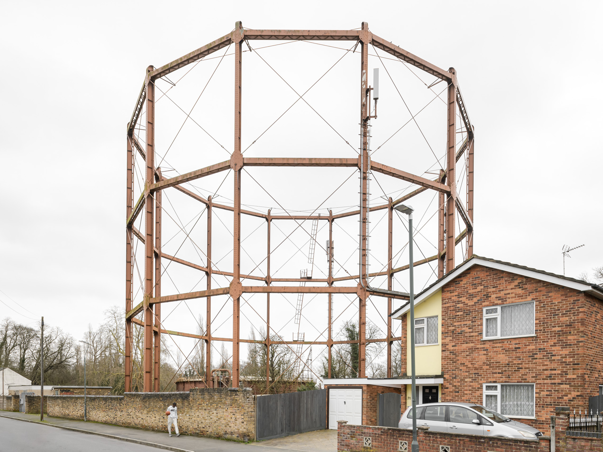Gallery of The Gas Holders of London Documented by Photographer ...