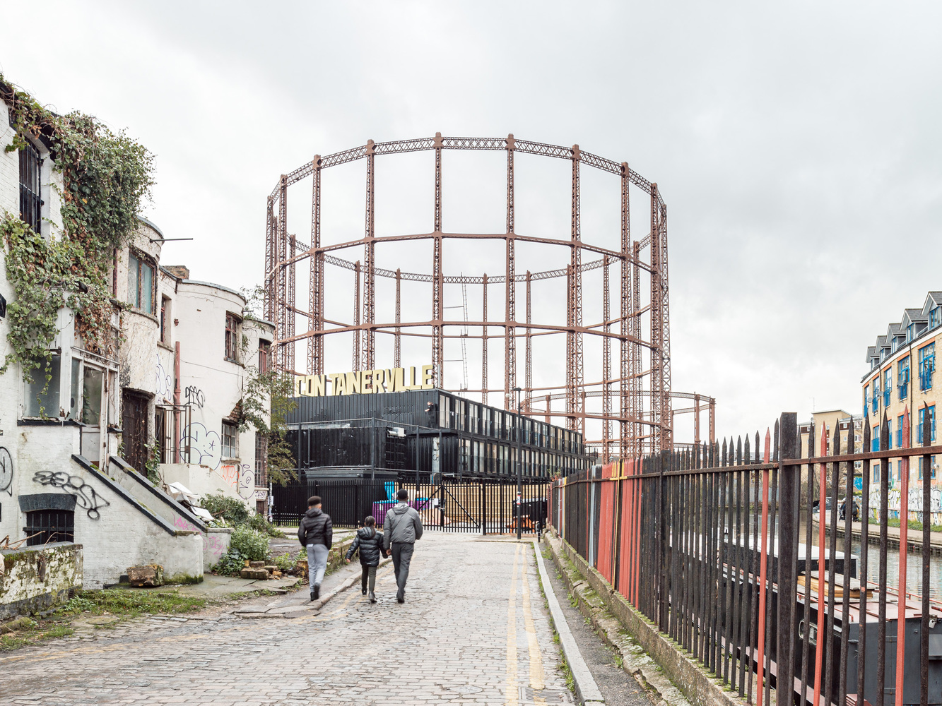 Gallery of The Gas Holders of London Documented by Photographer ...