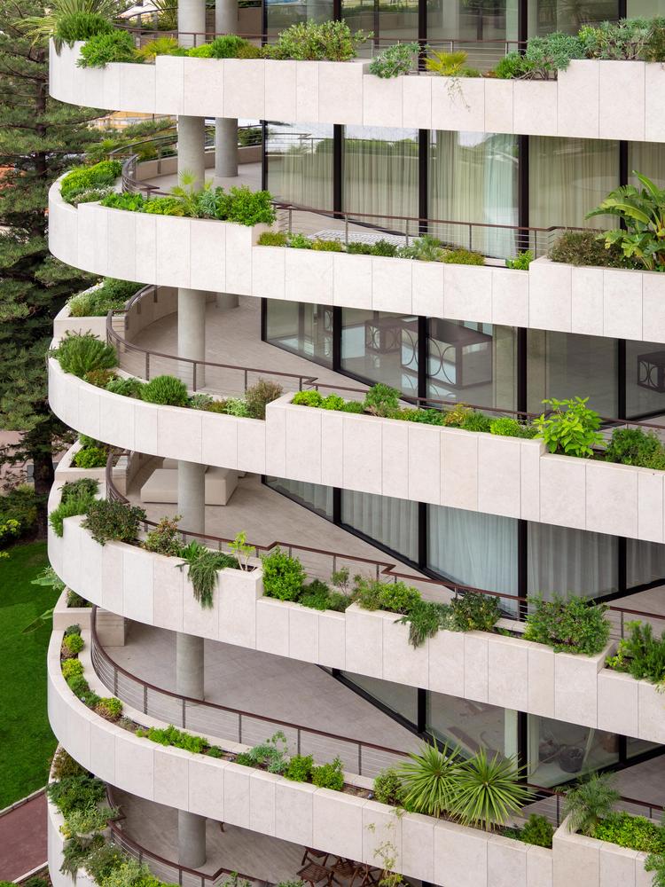 Gallery of La Petite Afrique Building / Isay Weinfeld - 4
