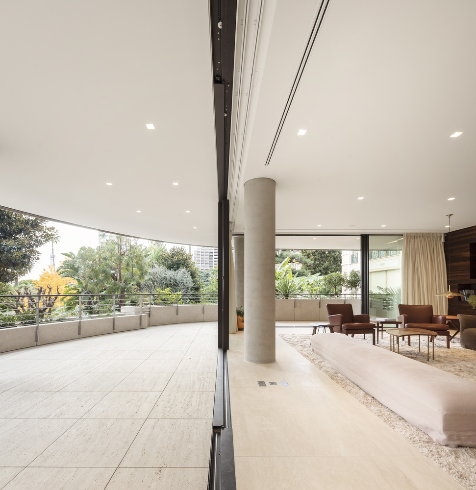Gallery of La Petite Afrique Building / Isay Weinfeld - 11