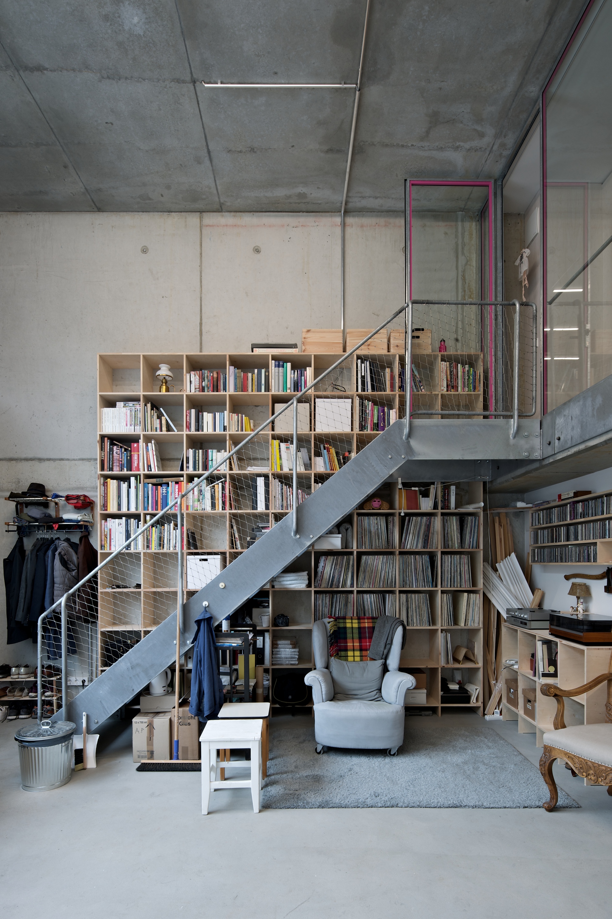 Galería de Edificio residencial y de estudios en el antiguo mercado de ...
