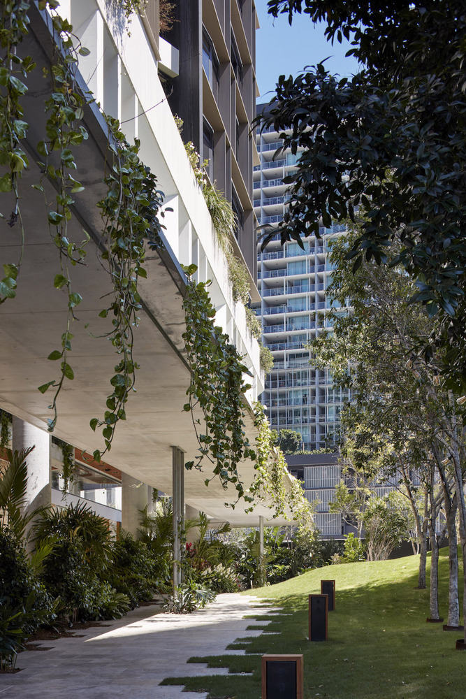 Gallery of Lucent Apartment Building / Plazibat Architects - 4