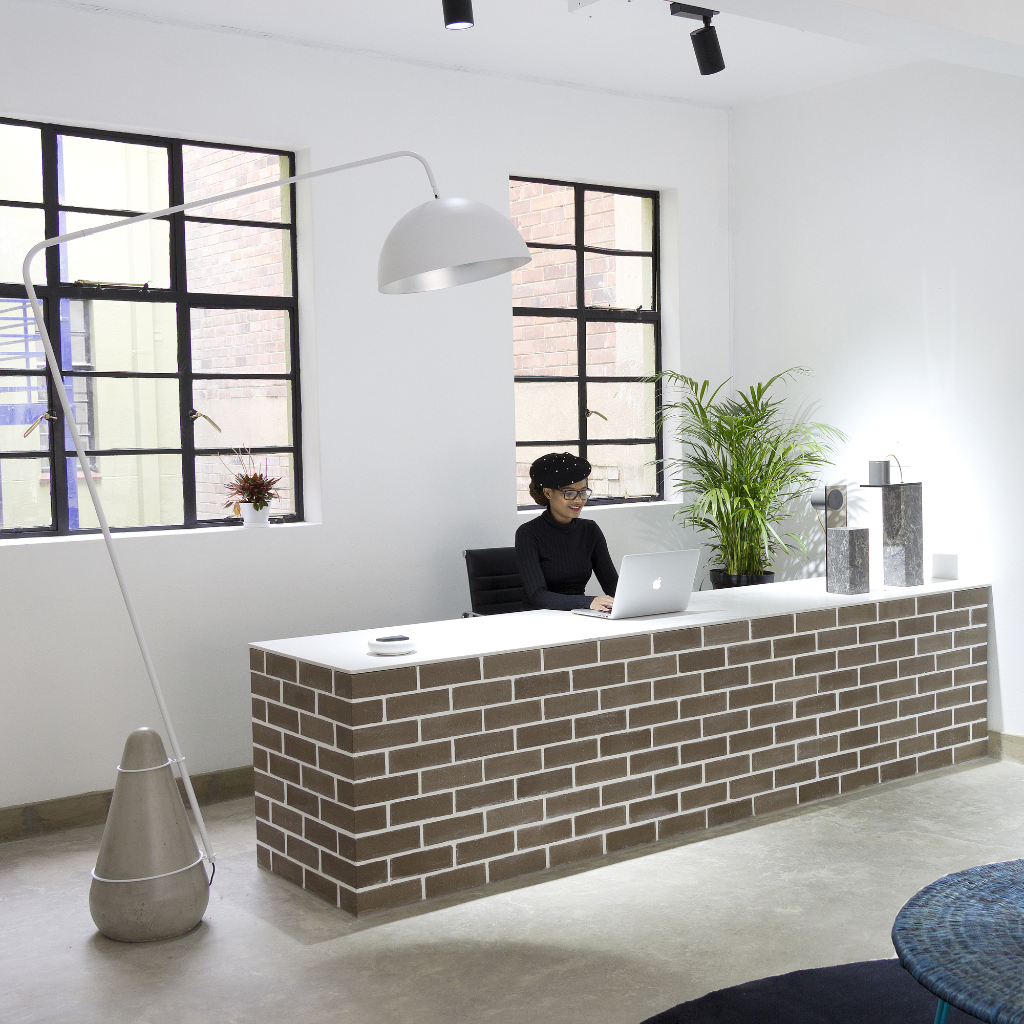 Gallery of 99 Juta / Local Studio - 6