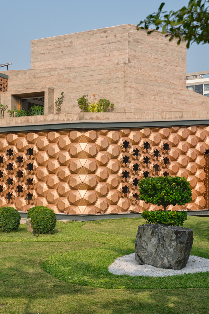 Gallery of HIVE House / Openideas Architects - 38