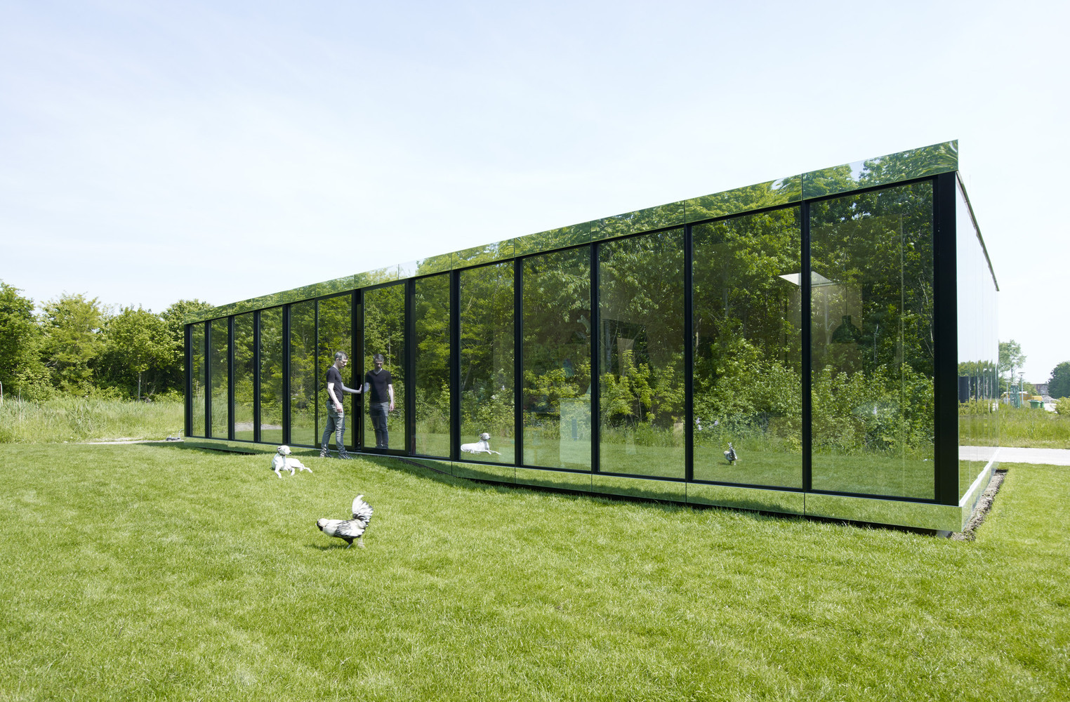 Gallery of Mirrors in Architecture: Possibilities of Reflected Space - 7