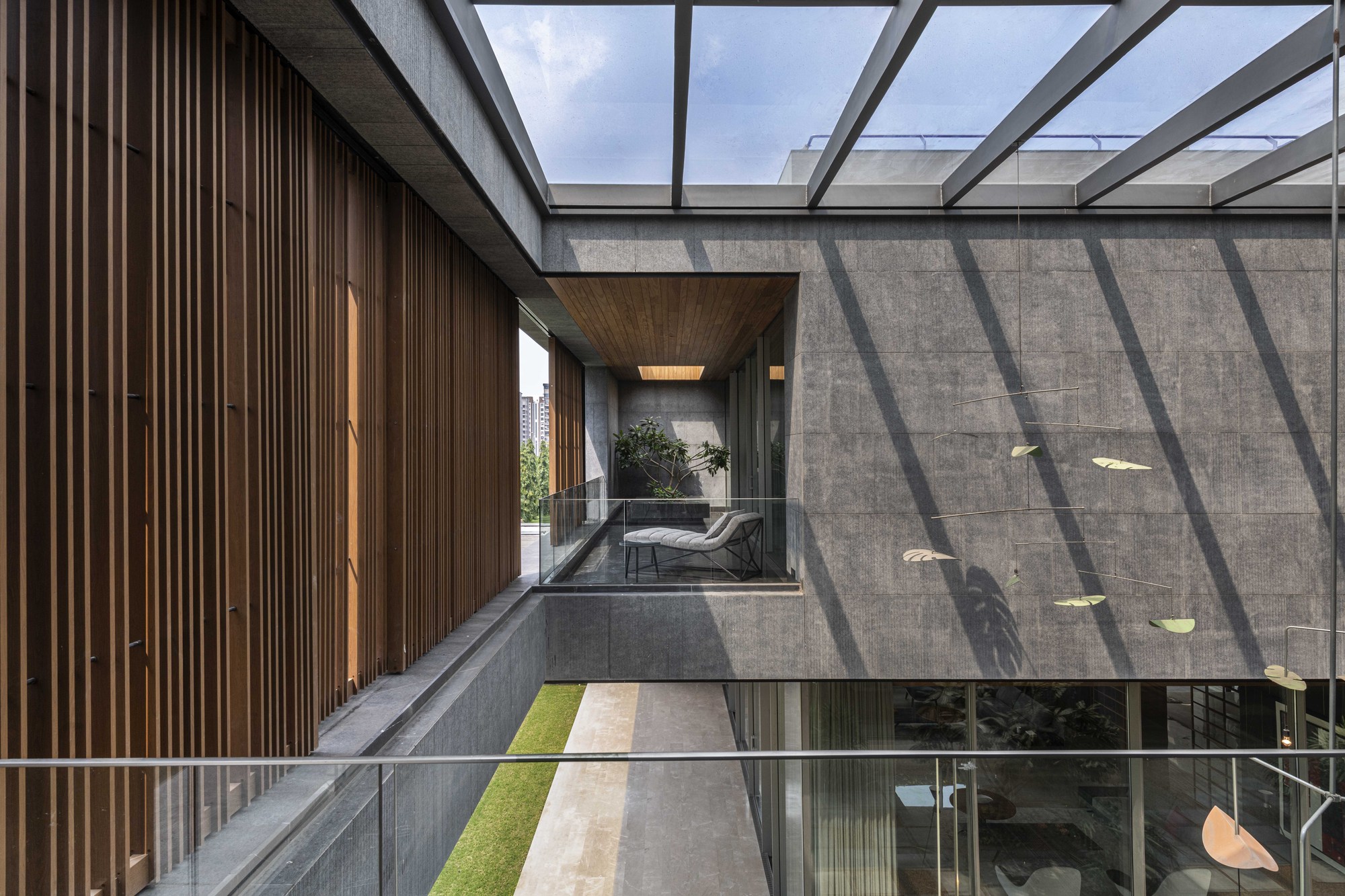 Gallery of H-House / Co.lab Design Studio - 3