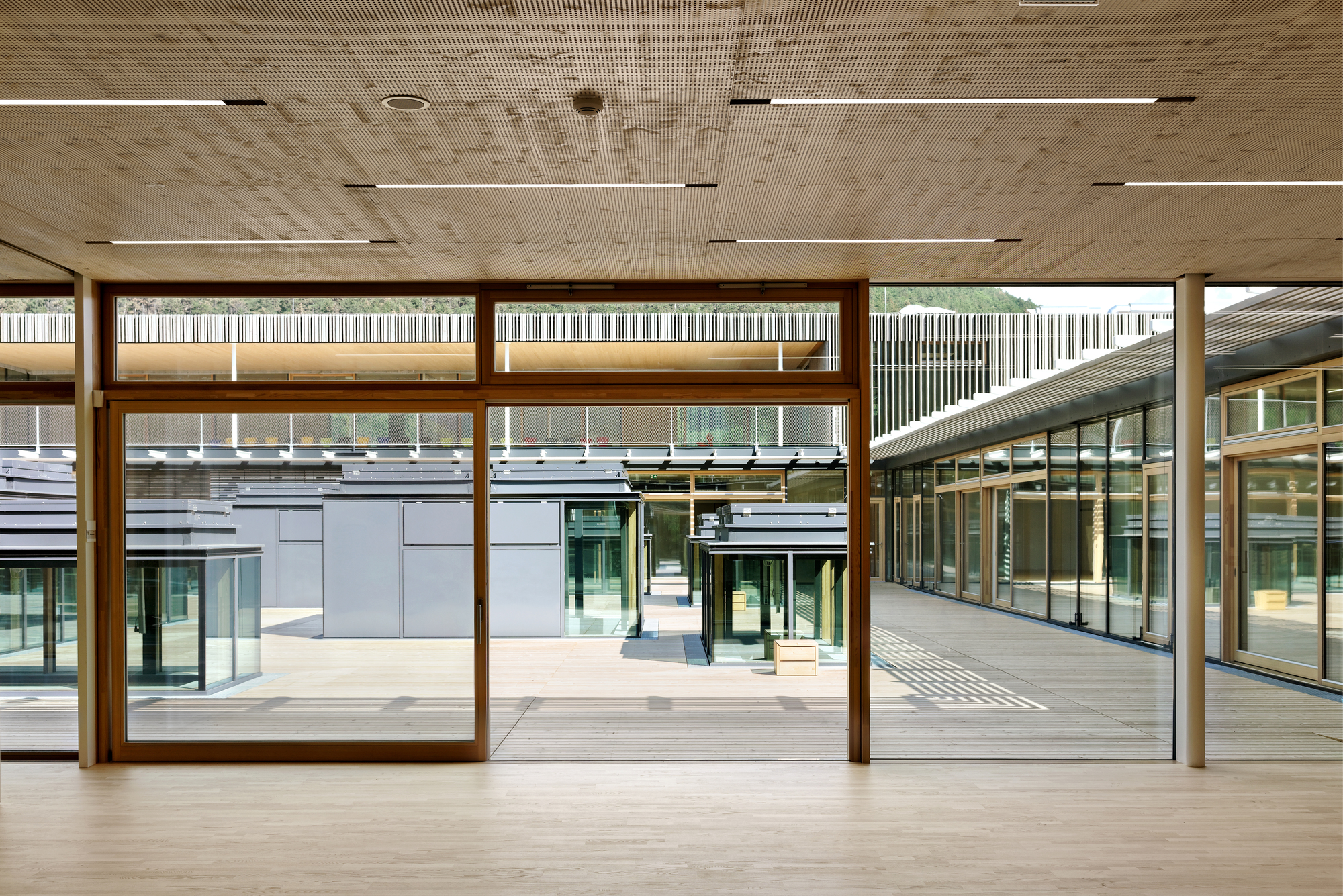 Gallery of School Complex Gloggnitz / Dietmar Feichtinger Architectes - 2