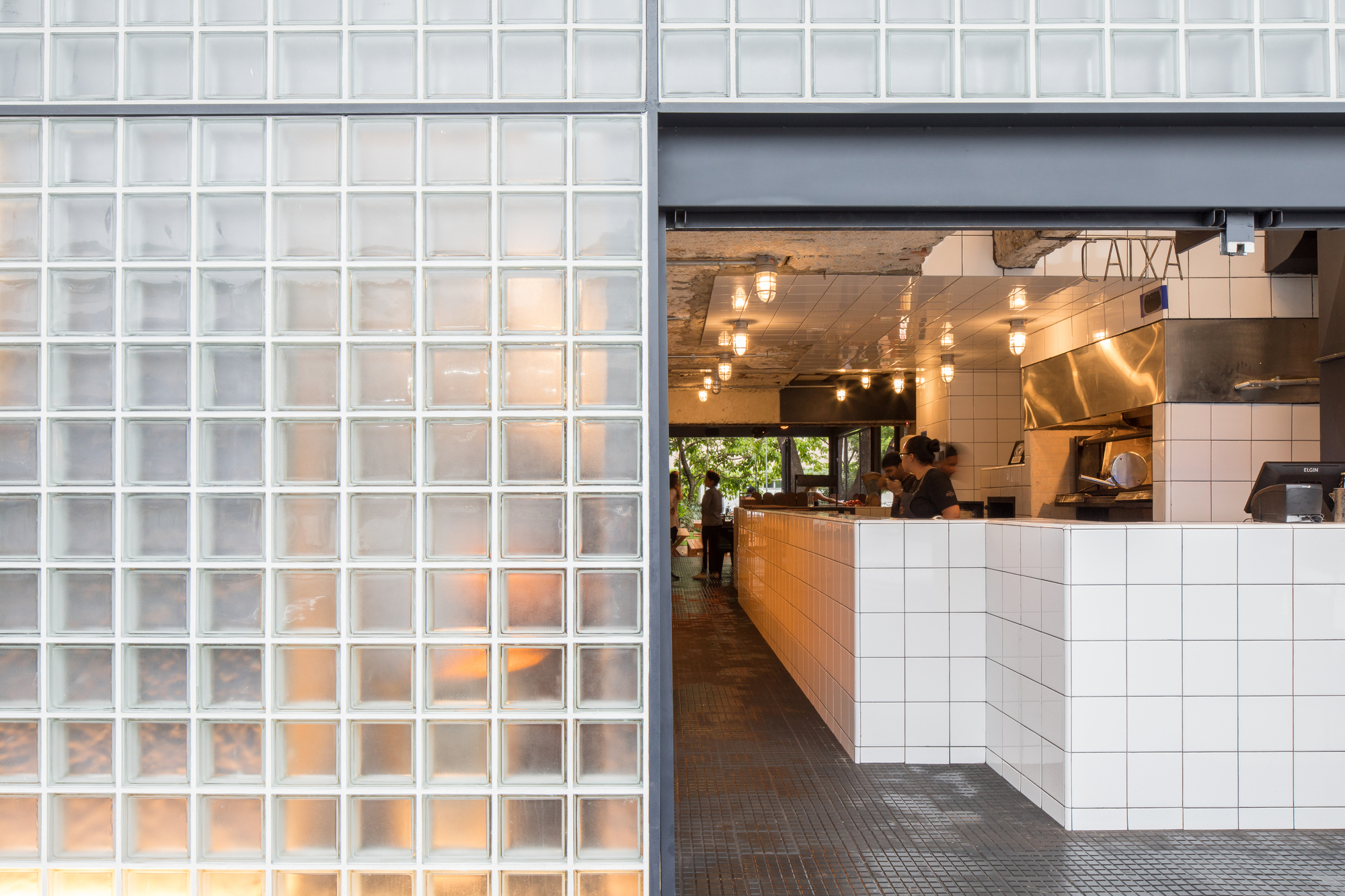 Gallery of Ricco Burger Restaurant / BLOCO Arquitetos - 7
