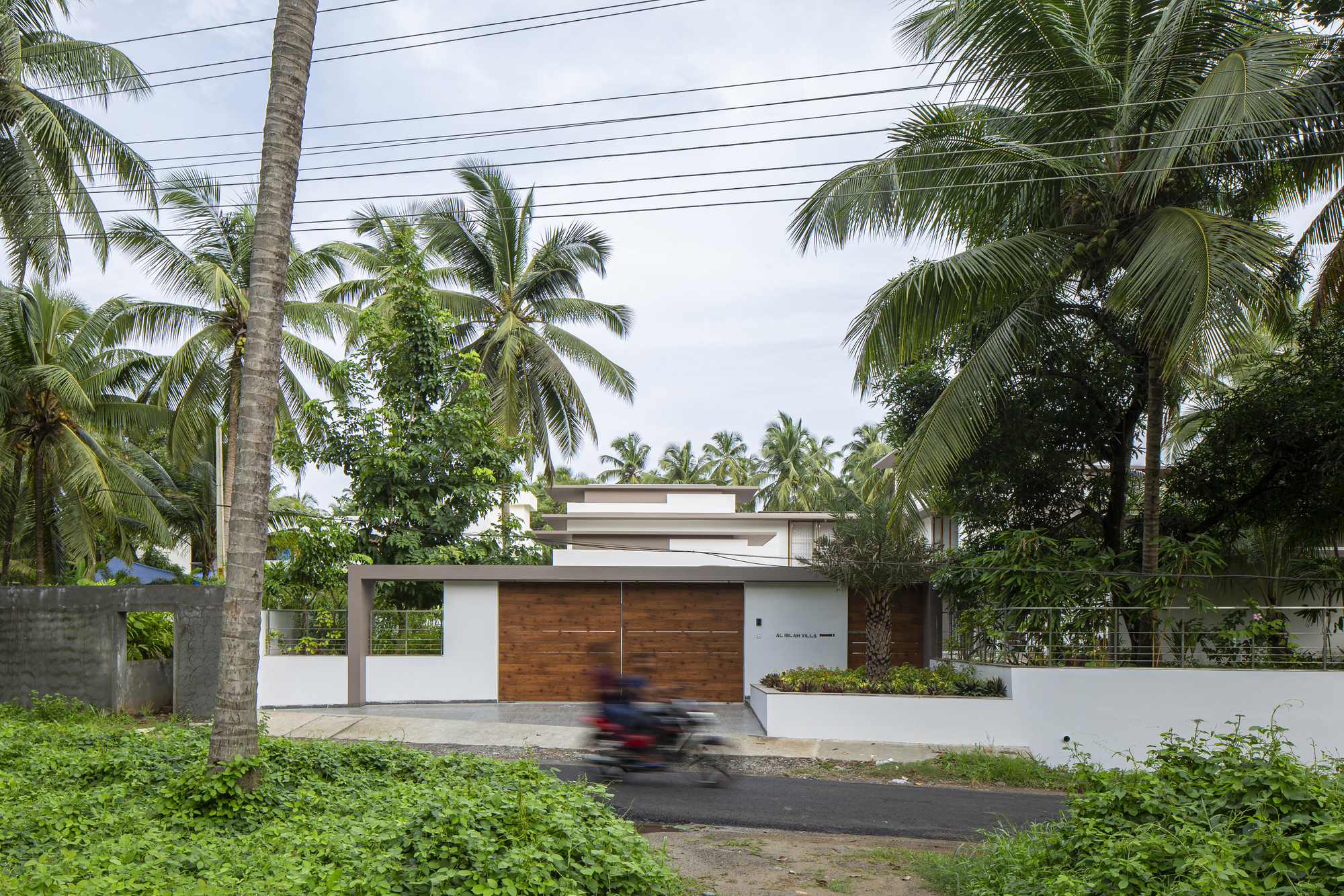 Gallery of The House Within the Grid / LIJO RENY architects - 18