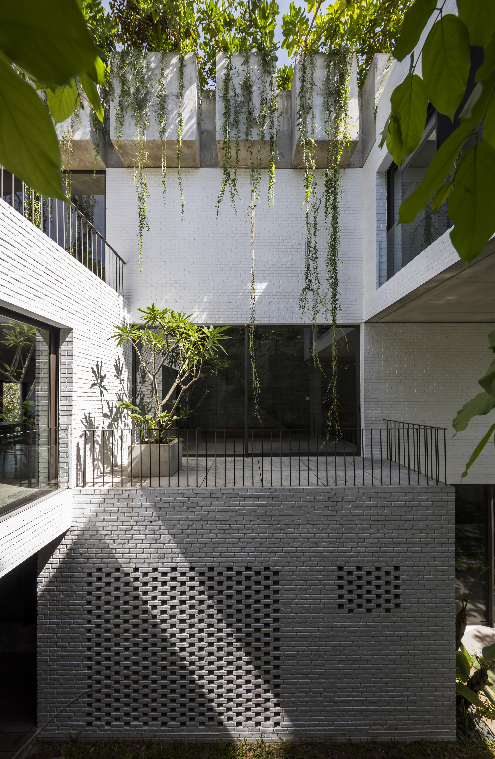 Gallery of Thang House / VTN Architects - 31