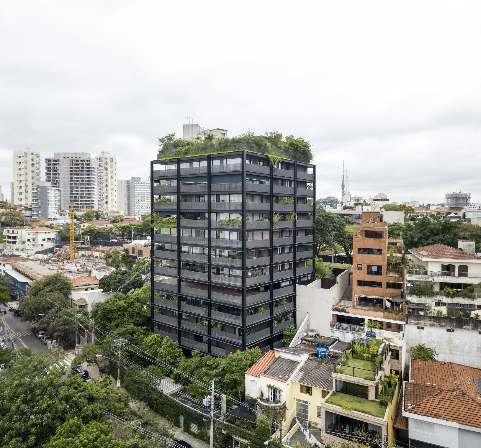 Gallery of Oito Building / Isay Weinfeld - 1