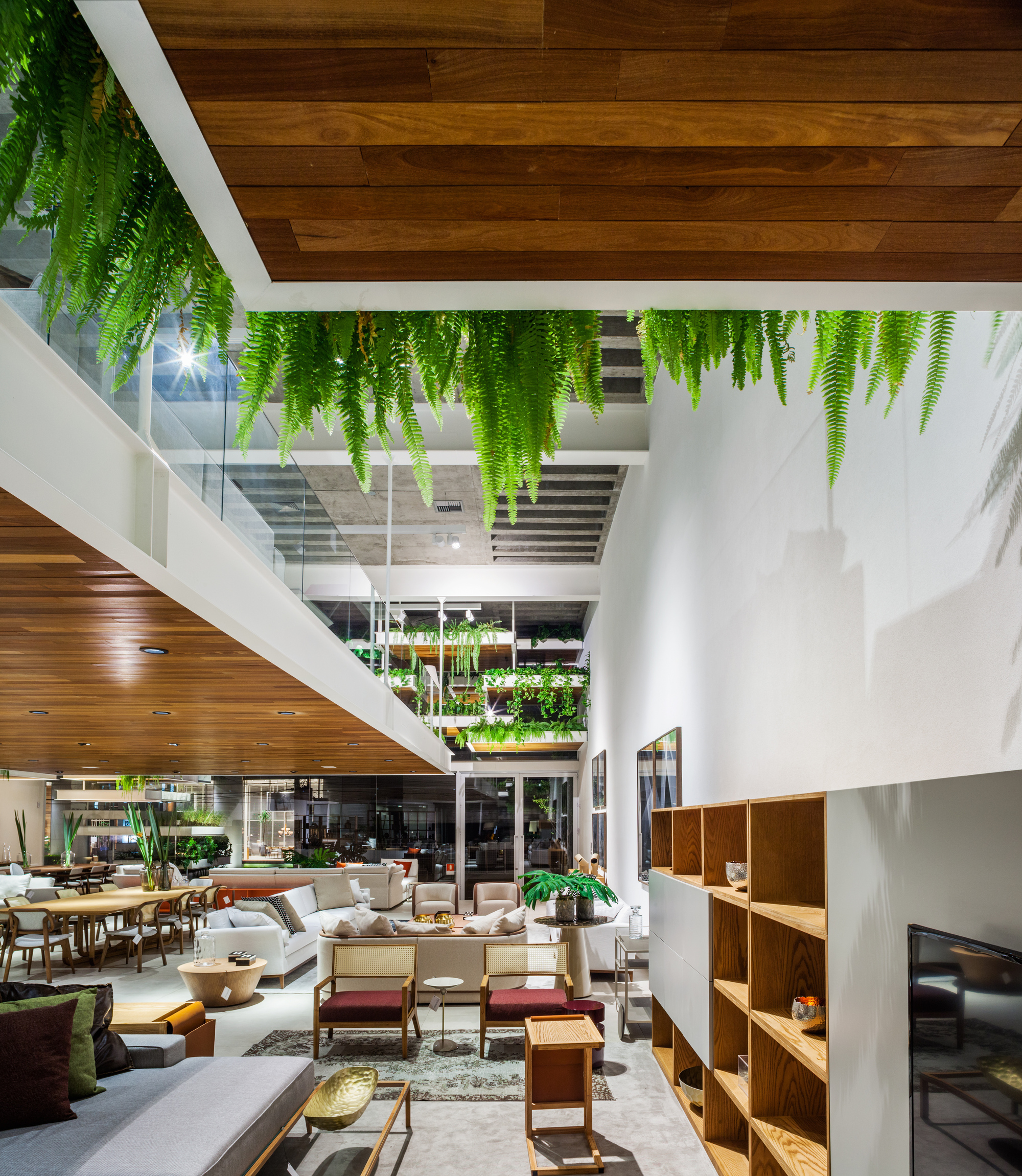 Galeria de Loja Líder / FGMF - 13