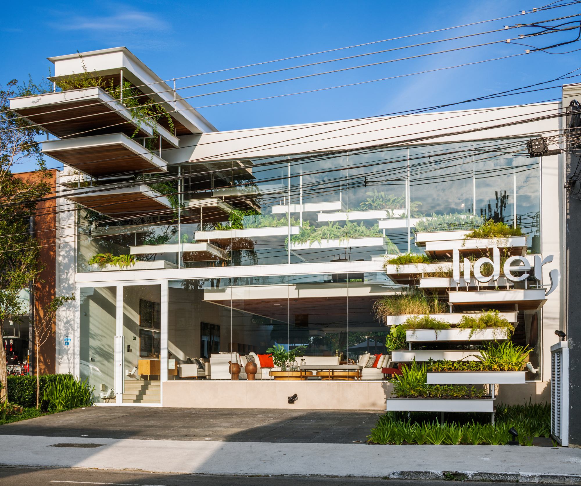 Galeria de Loja Líder / FGMF - 6