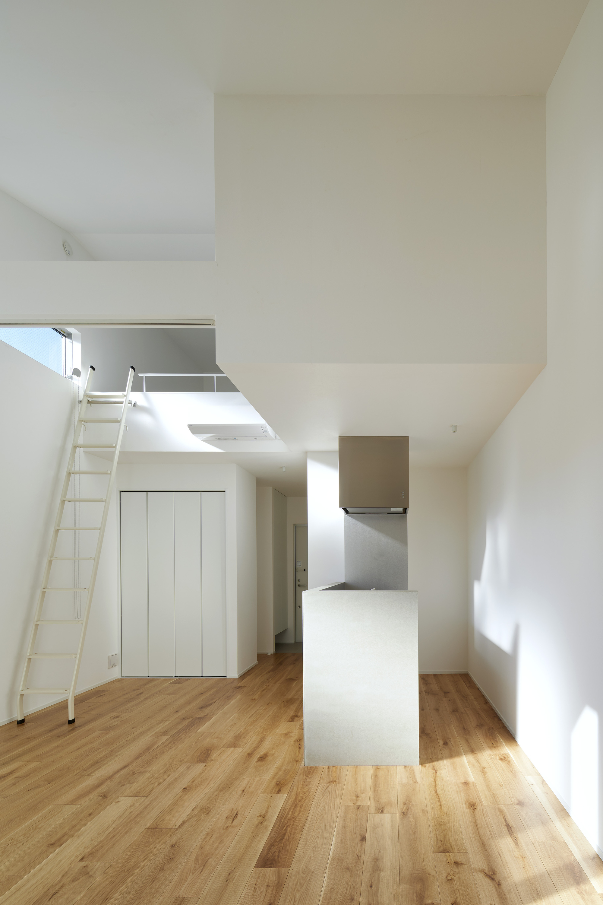 Gallery of Skyterrace Apartment / wipe - 2