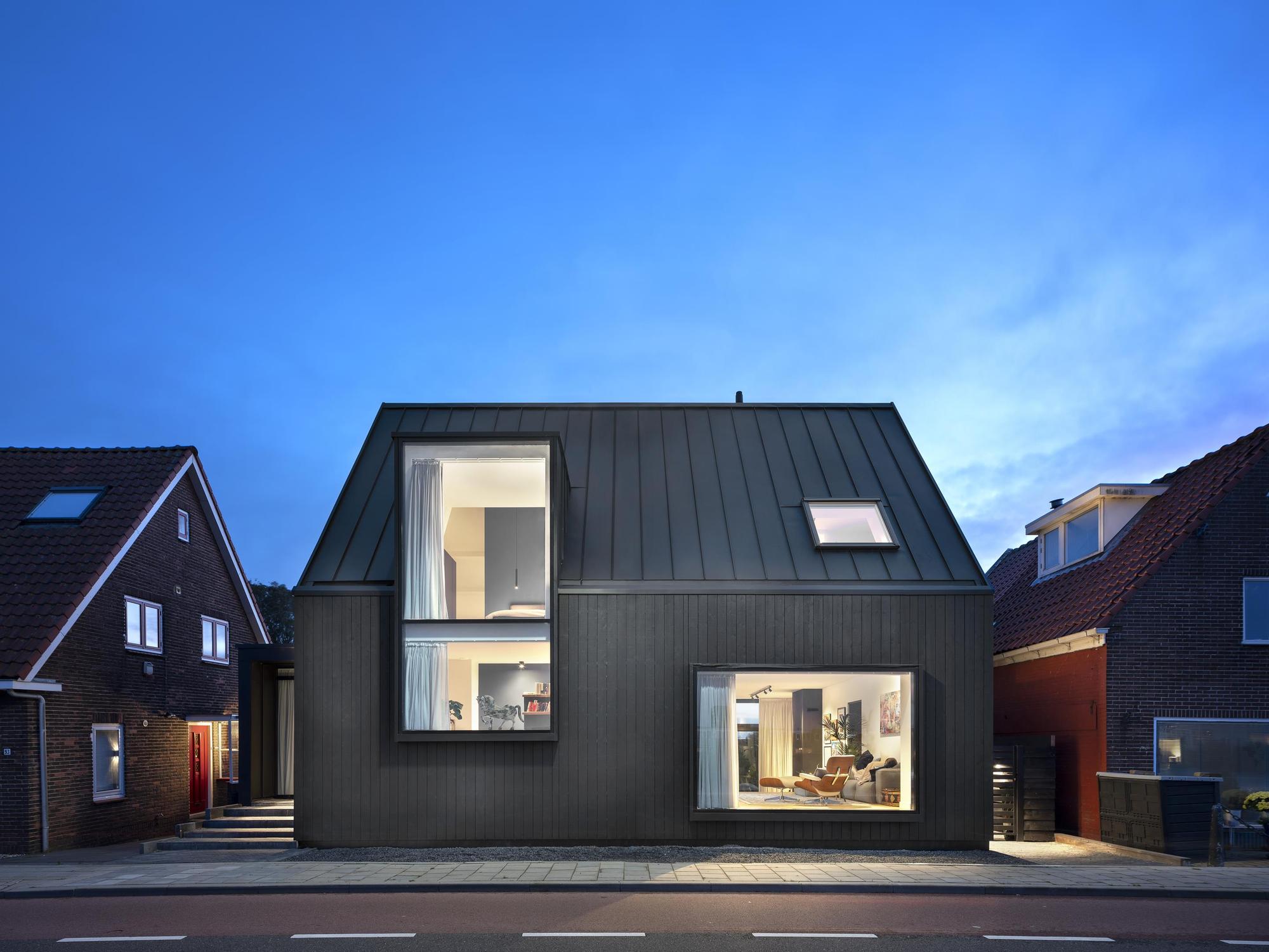 Gallery of The 50 Best Houses of 2020 (So Far) - 13