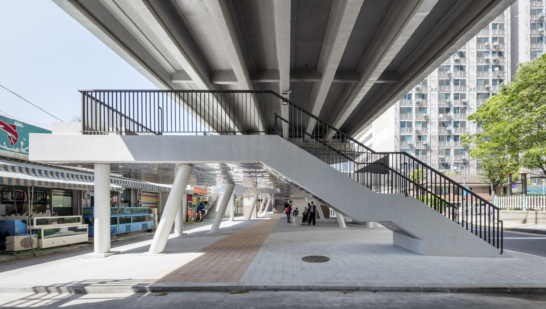 Gallery of Roof Square / HG-Architecture - 21