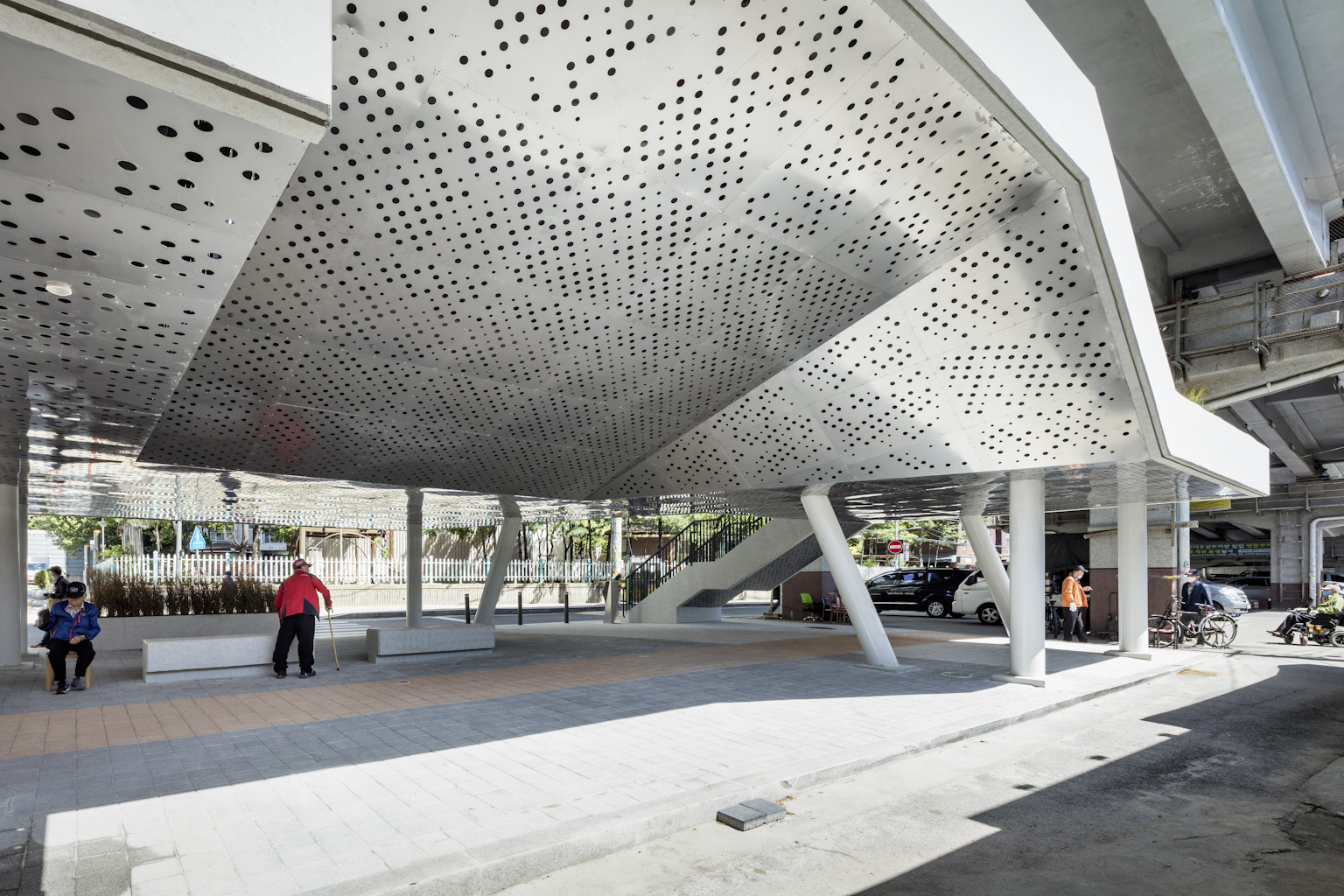 Gallery of Roof Square / HG-Architecture - 4