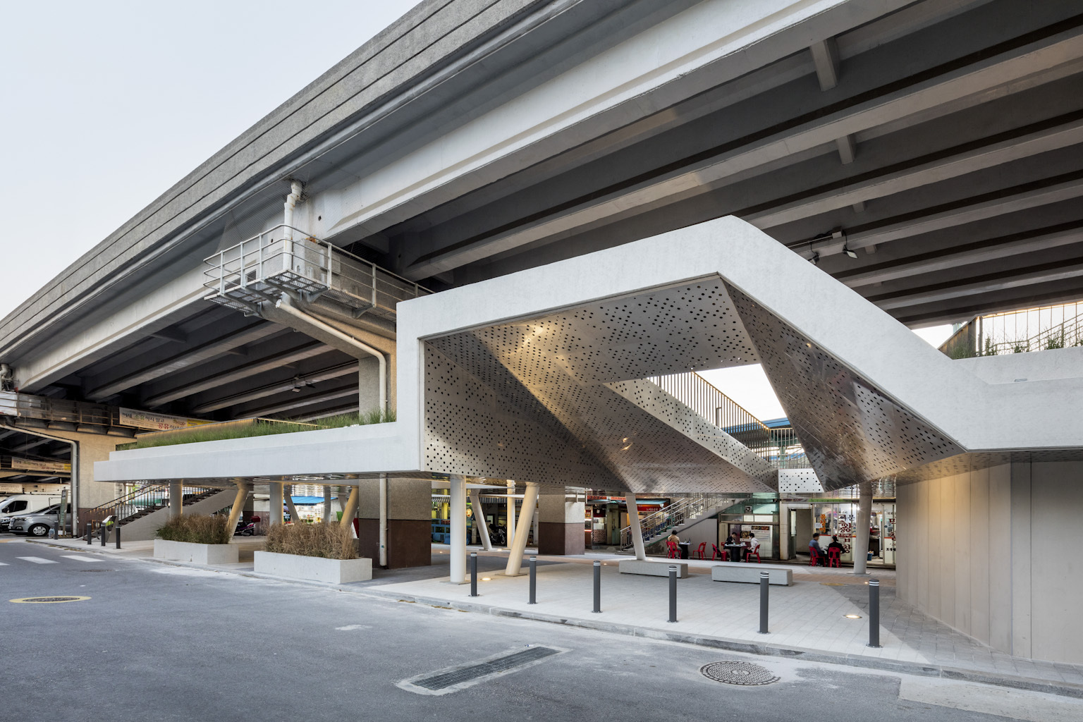 Gallery of Roof Square / HG-Architecture - 2