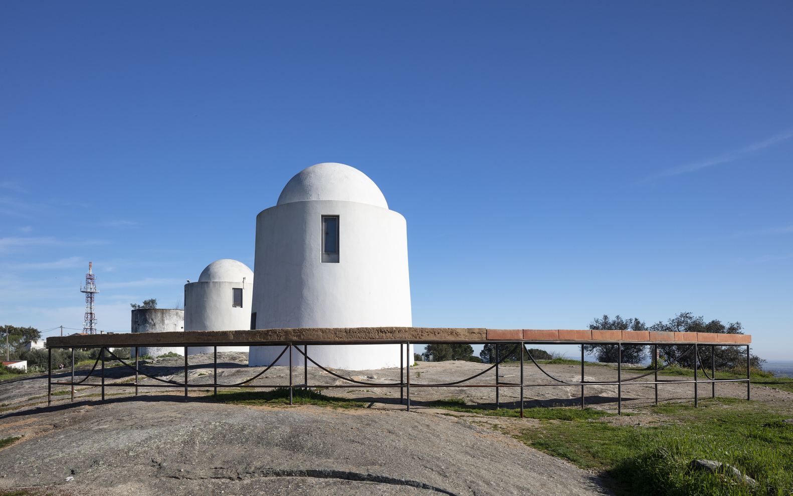Gallery of Walk the Curve Installation / Ayelen Peressini + Inês Teles - 2