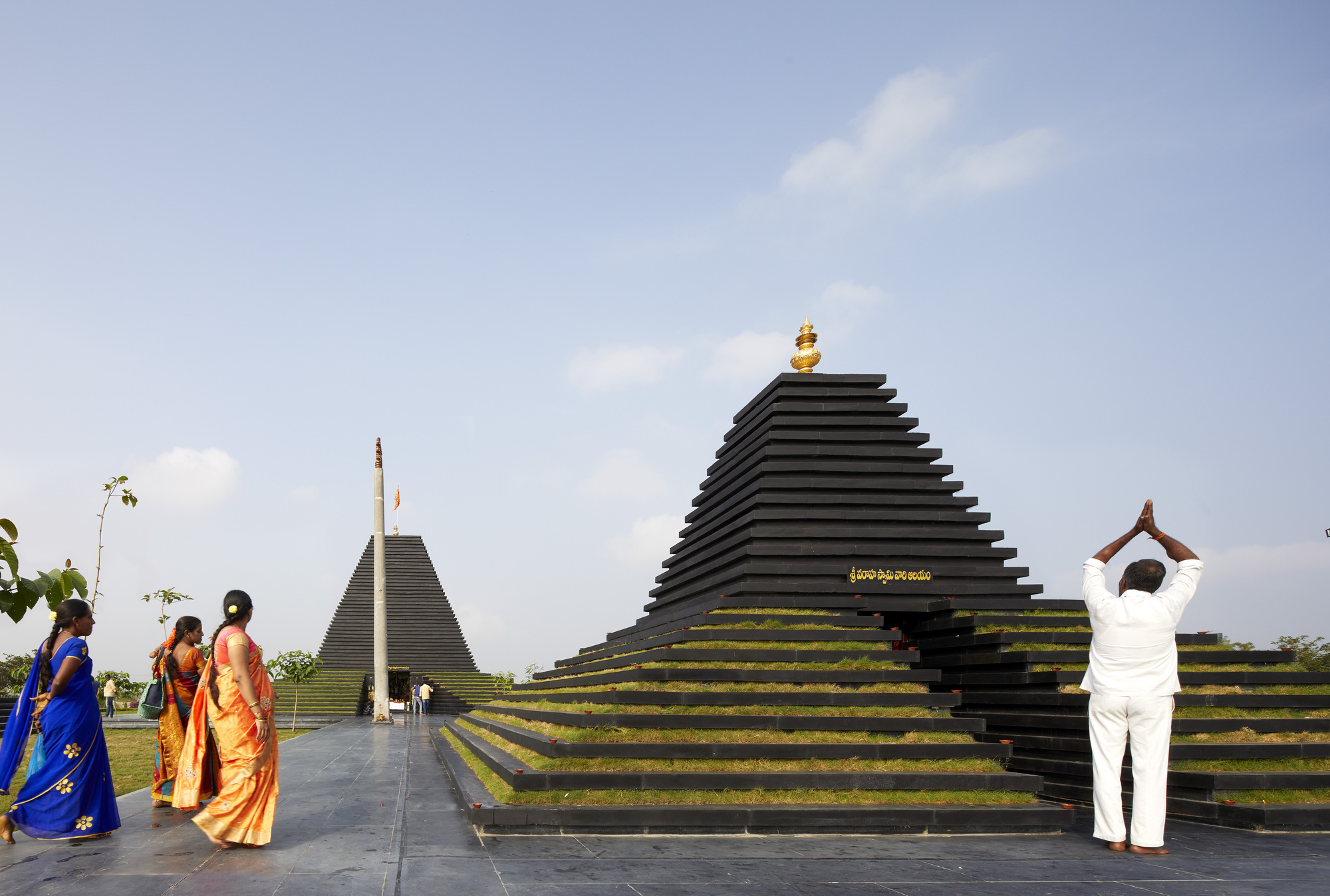 Gallery of Temple of Steps / Sameep Padora & Associates - 11