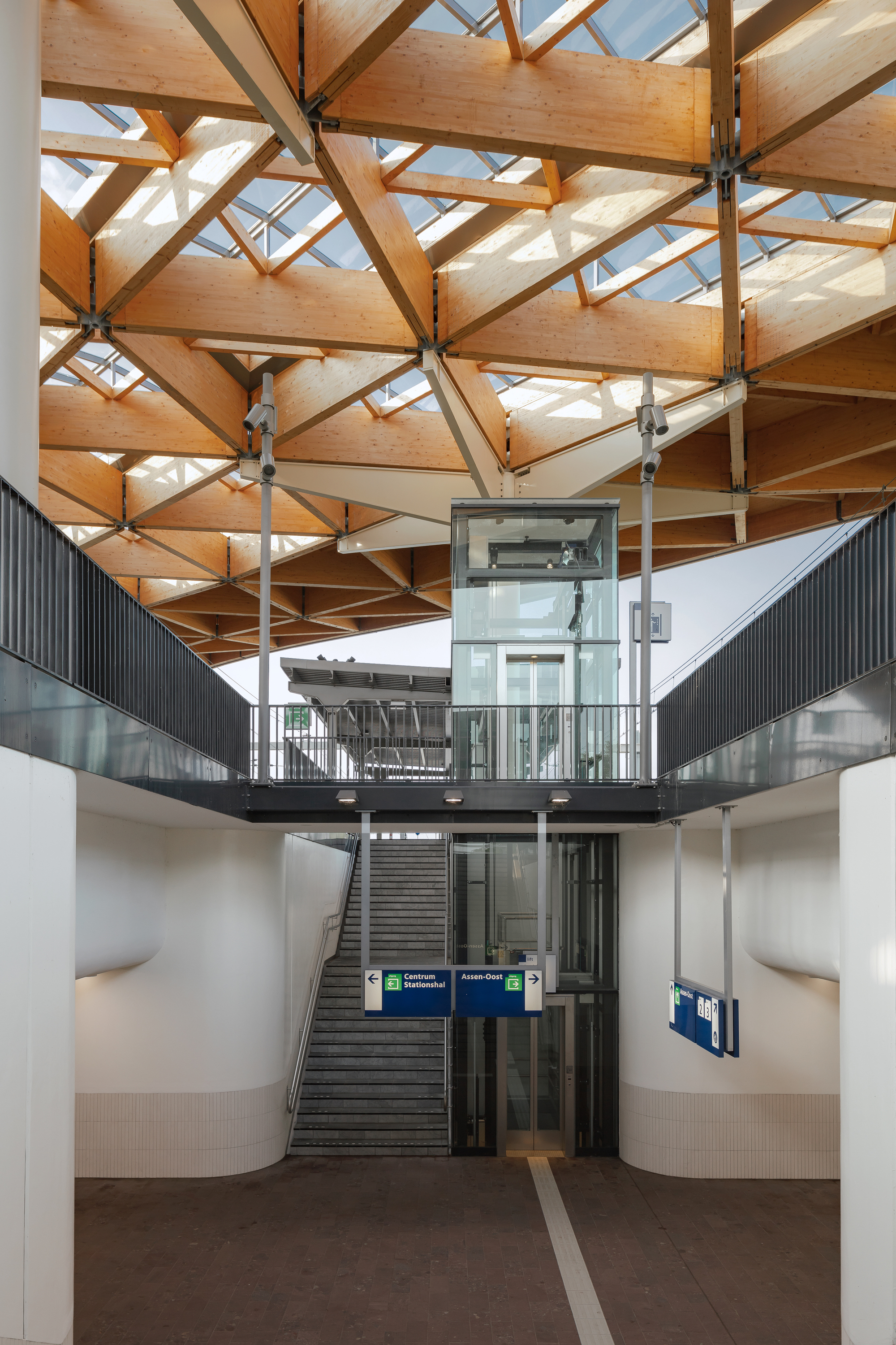 Gallery of Assen Station / Powerhouse Company + De Zwarte Hond - 15