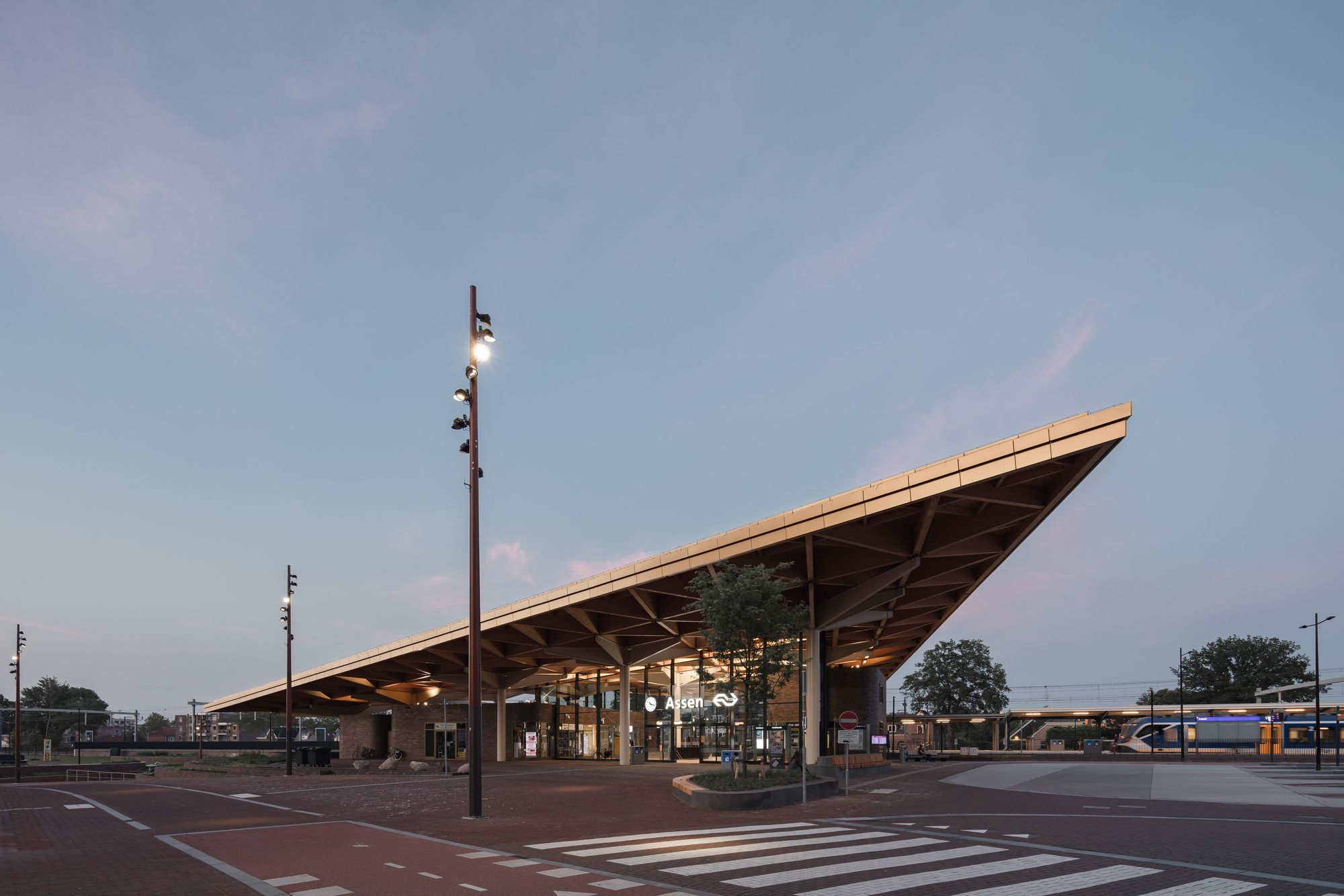 Gallery of Assen Station / Powerhouse Company + De Zwarte Hond - 7