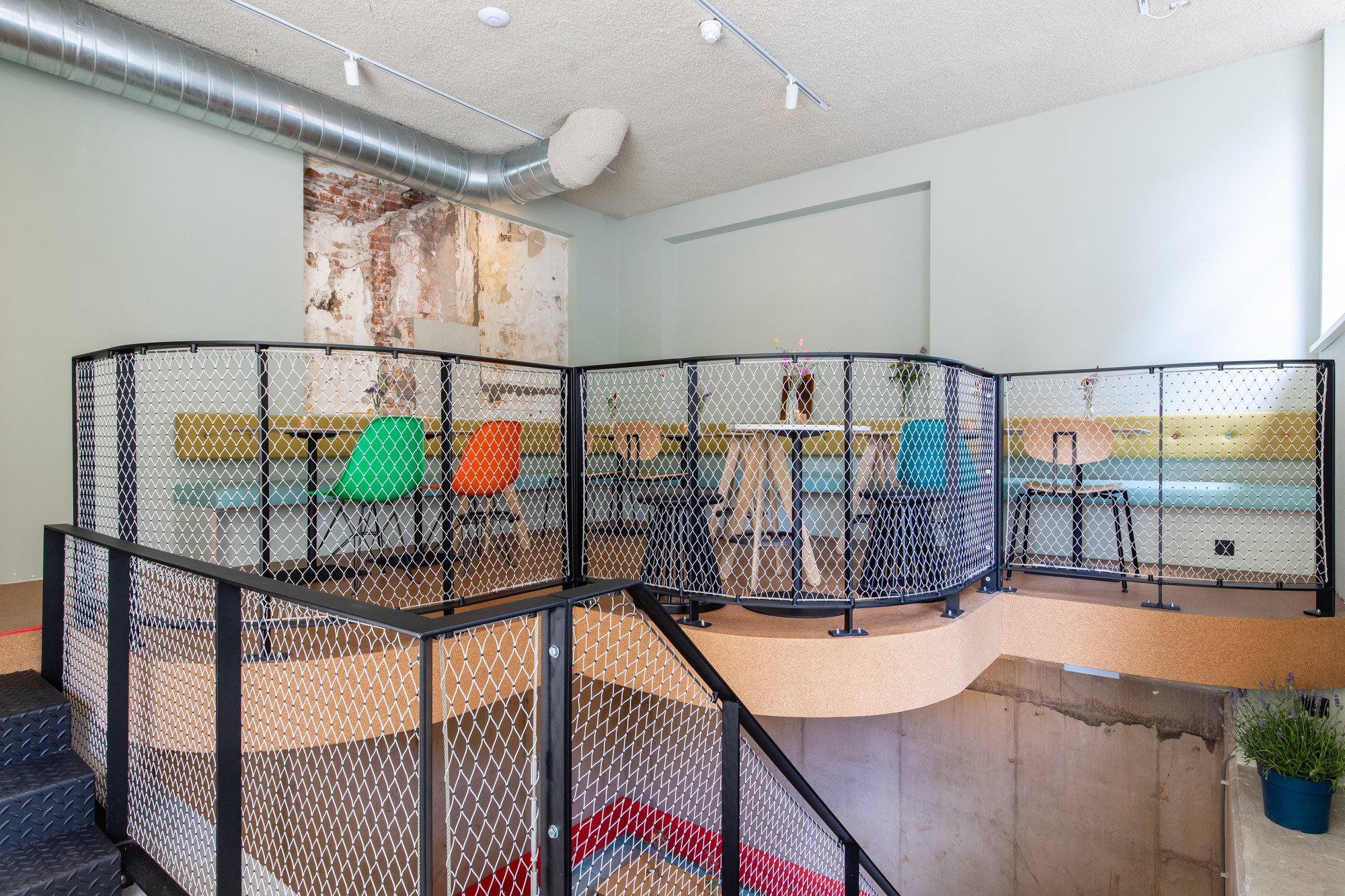 Galeria de Hotel The Bellhop / local architecture & urbanism - 2