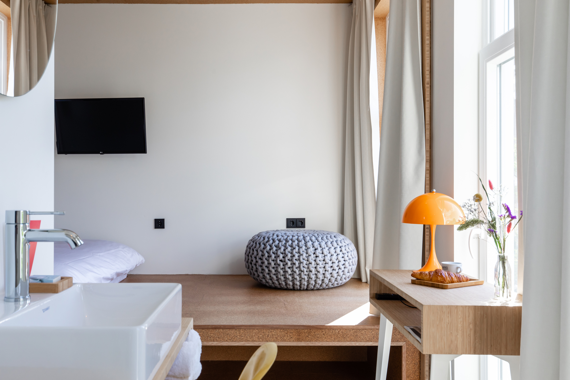 Gallery of The Bellhop Hotel / locallll - 17