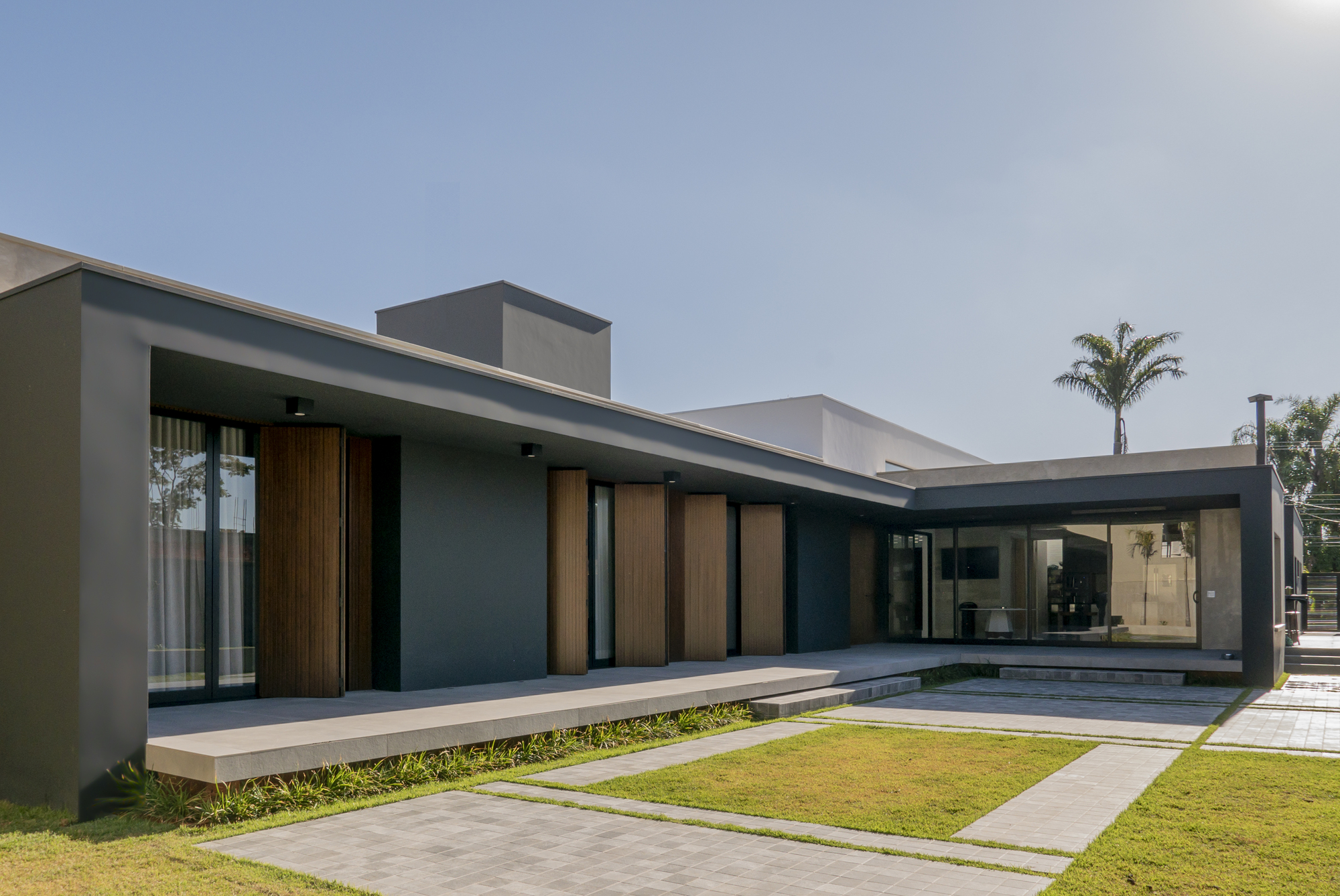 Galeria de Casa Colina / Estúdio OLO - 16