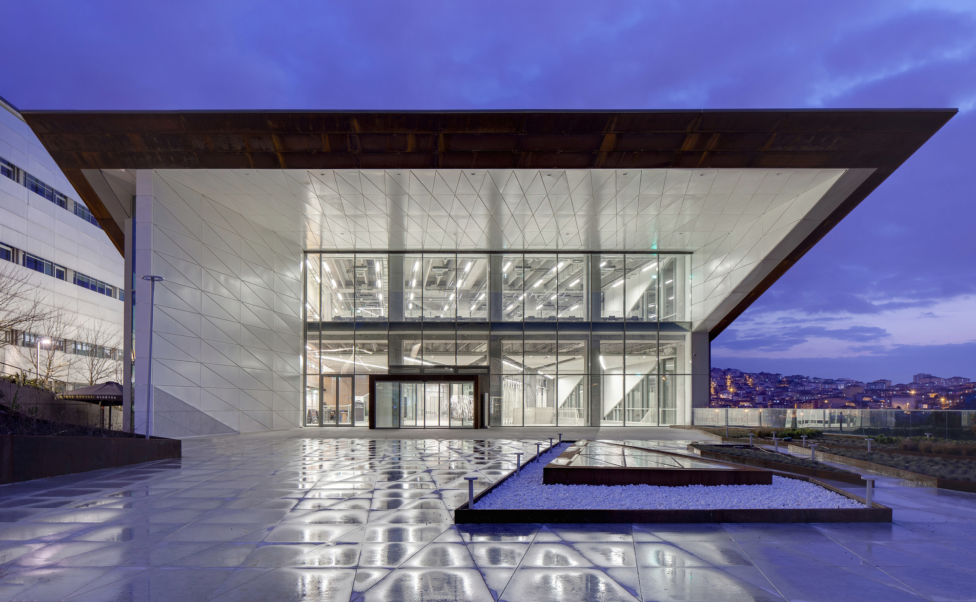 Gallery of Özyeğin University Faculty of Architecture and Design / ARK ...