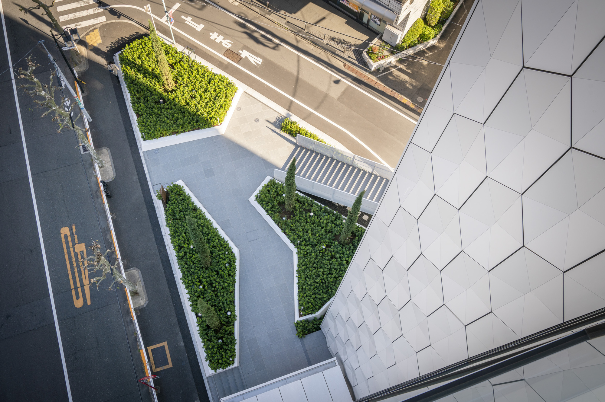 Gallery of JEC Building / to-ripple Inc. + UDS + Toda Corporation - 13