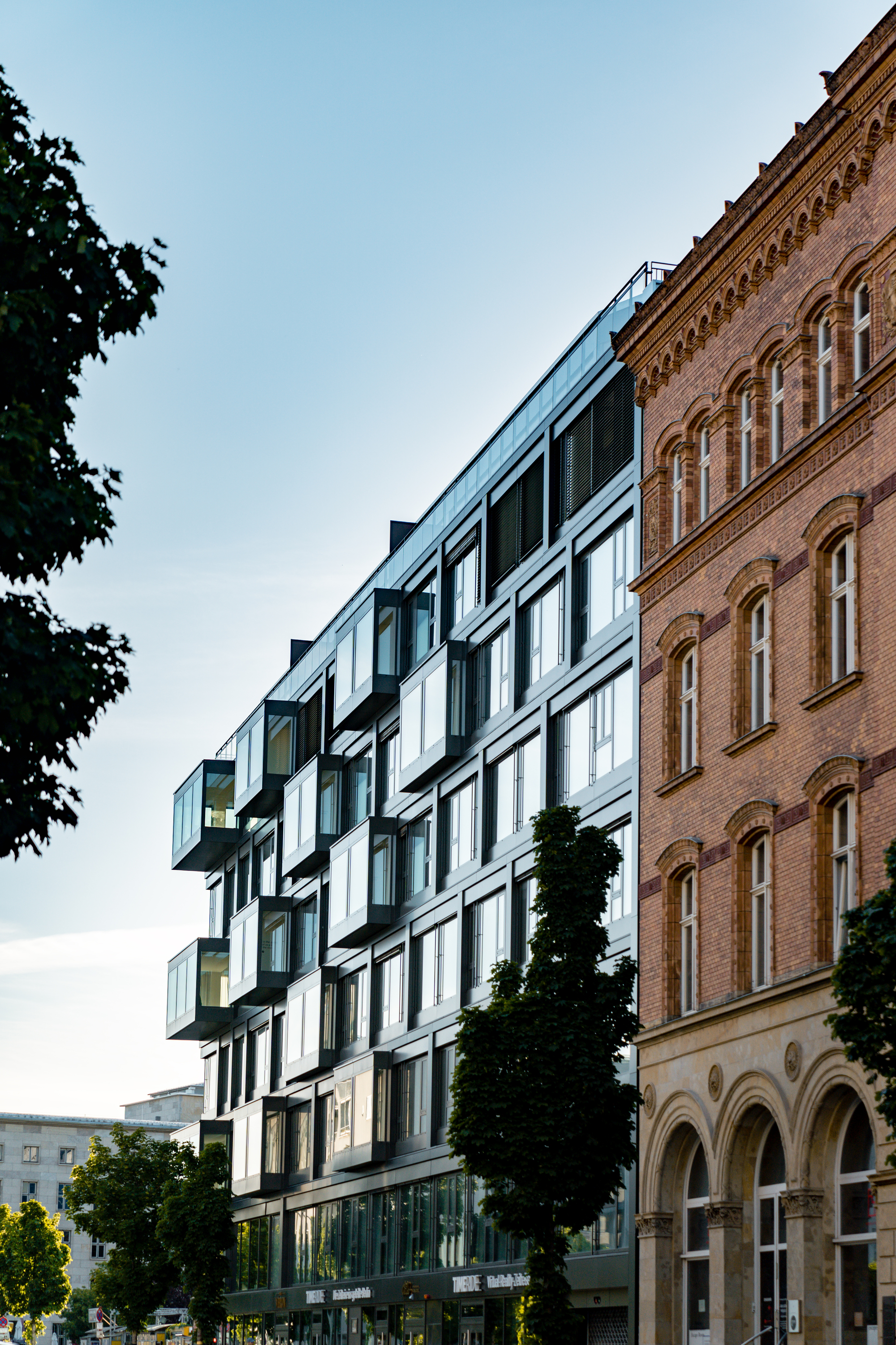 Gallery of Charlie Living Complex / GRAFT - 14