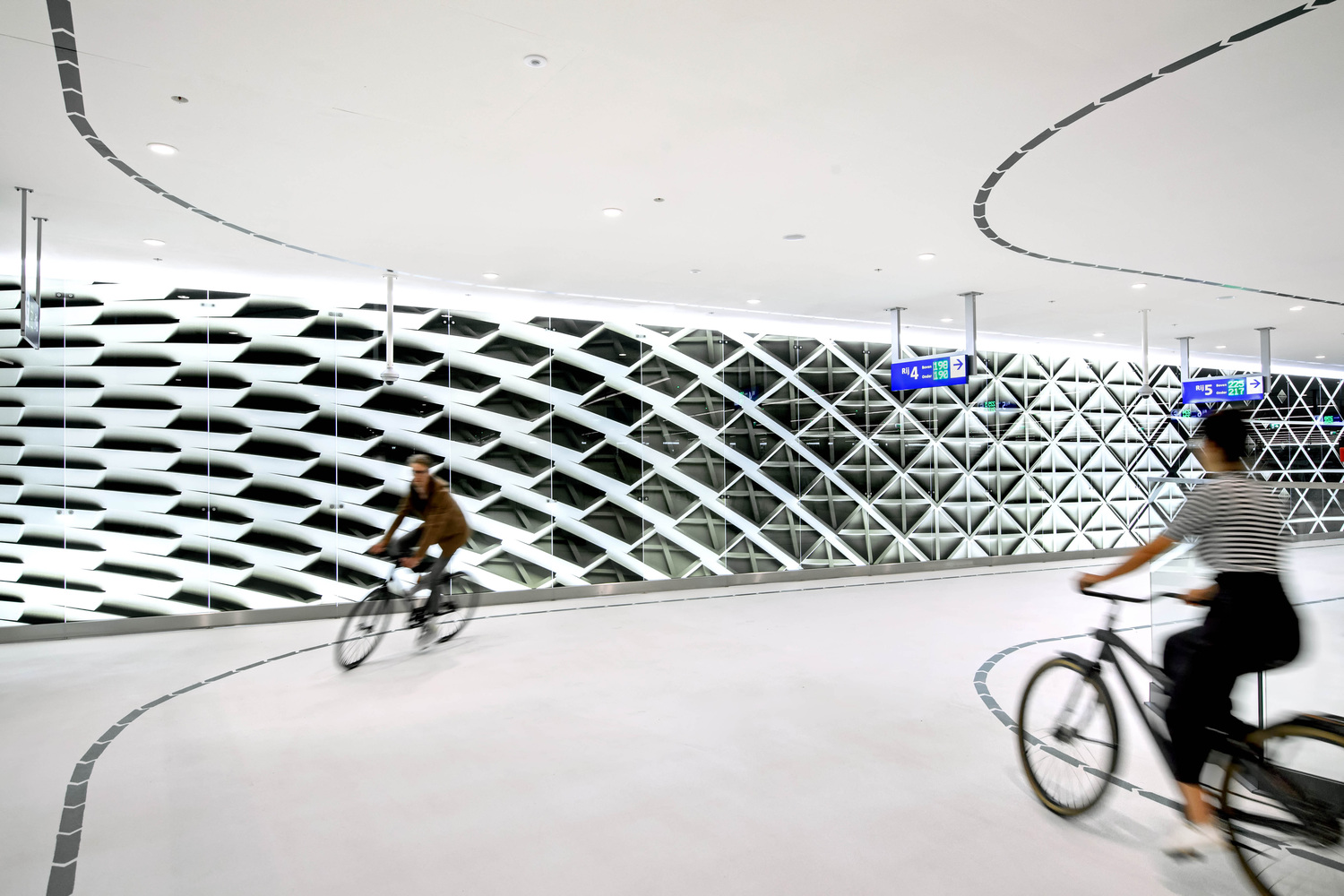 Gallery of Bicycle Parking Garage The Hague / Silo + Studio Marsman - 11