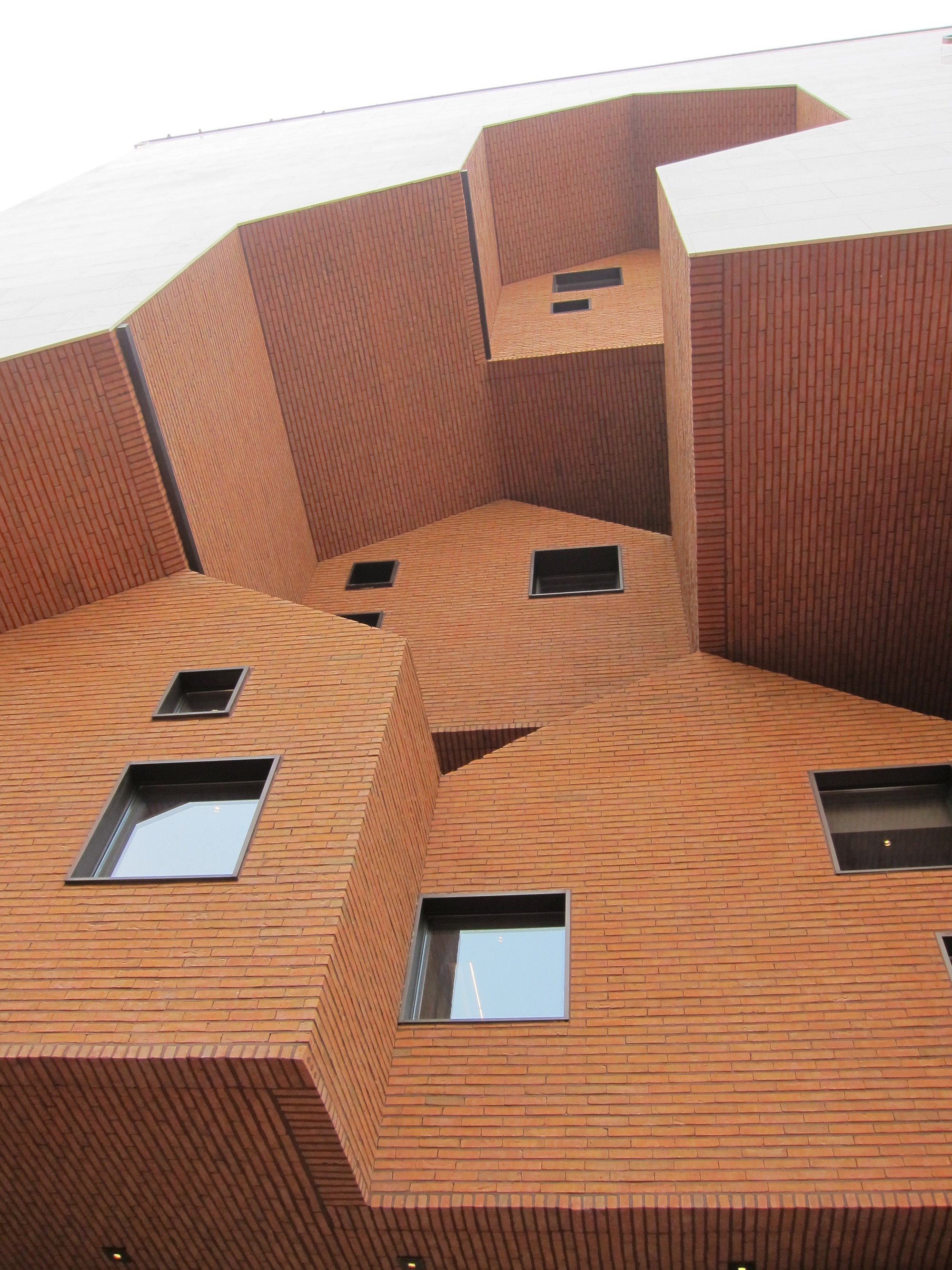 Gallery of 0914 Flagship Store / TRU Architects - 4