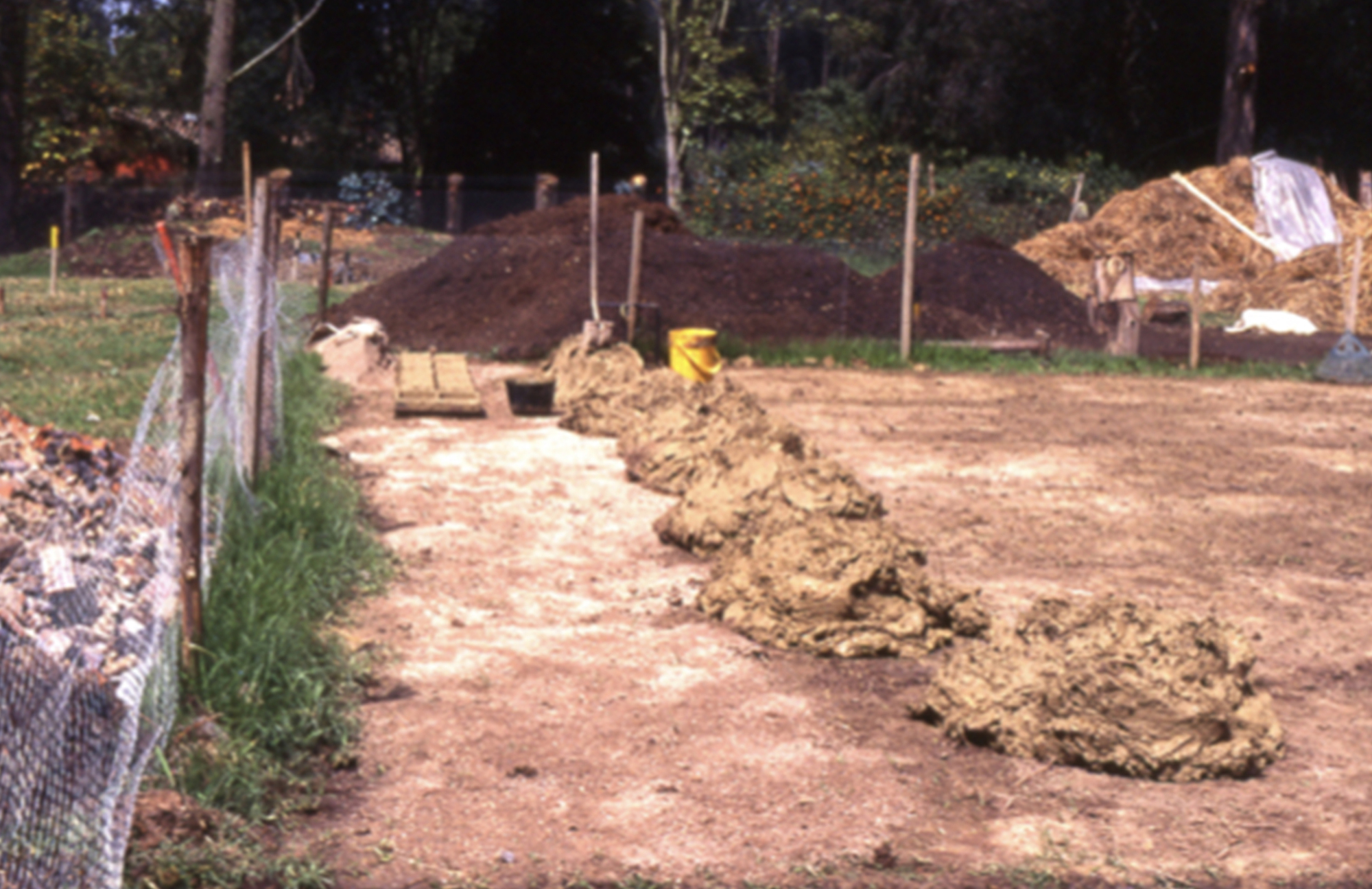 Gallery of Adobe: The Most Sustainable Recyclable Building Material - 19