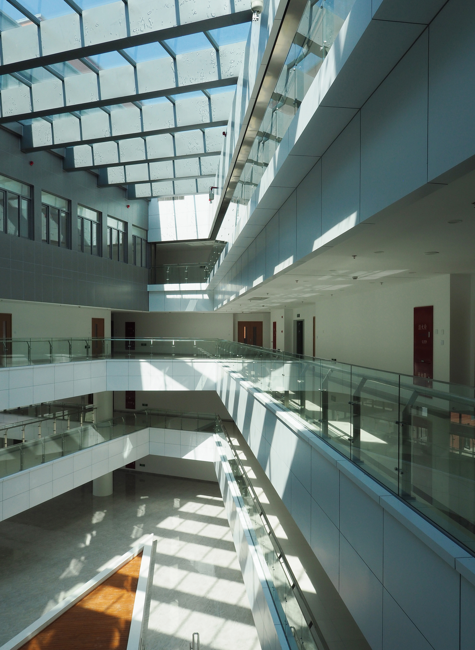 Gallery of International Cooperative Education Building of USST / Le ...