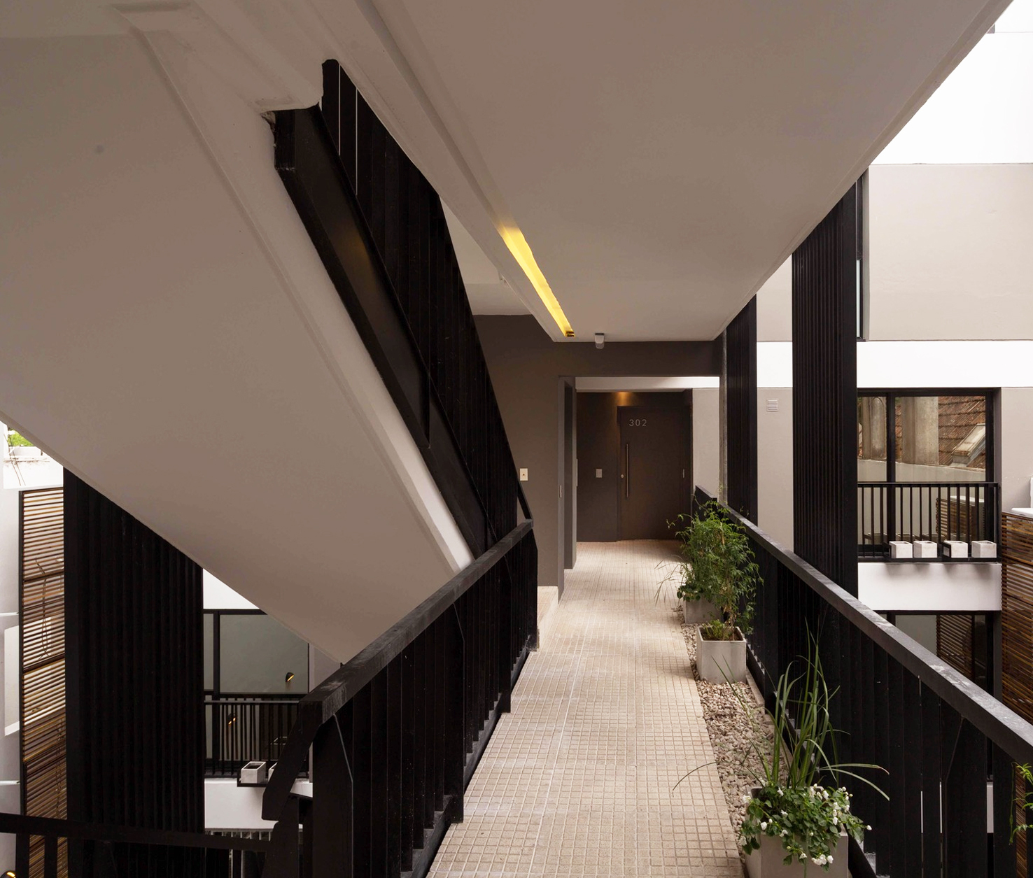 Galería de Escaleras exteriores en edificios residenciales: 10 ...