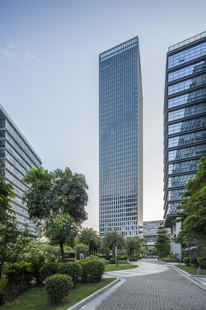 Gallery of Longgang Chuangtou Headquarters Tower / URBANUS - 30