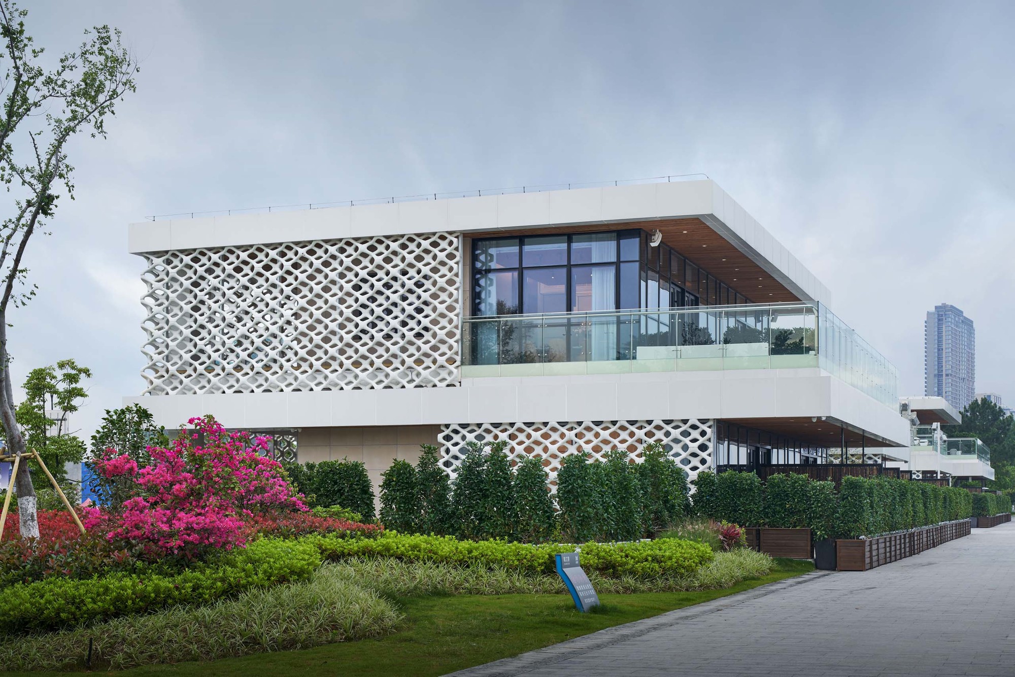 Gallery of Wenzhou Ou-river Crystal Boxes Restaurant / AntiStatics ...