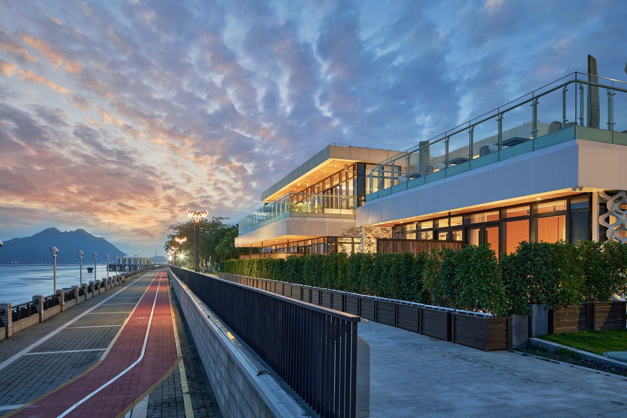 Gallery of Wenzhou Ou-river Crystal Boxes Restaurant / AntiStatics ...