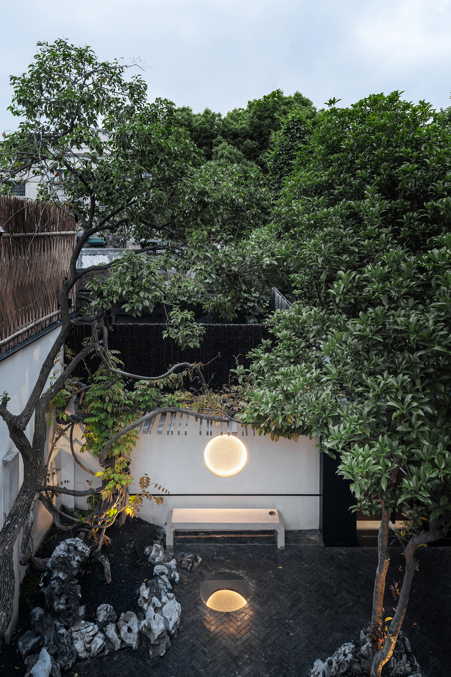 Gallery of Hiding House / Wutopia Lab - 7