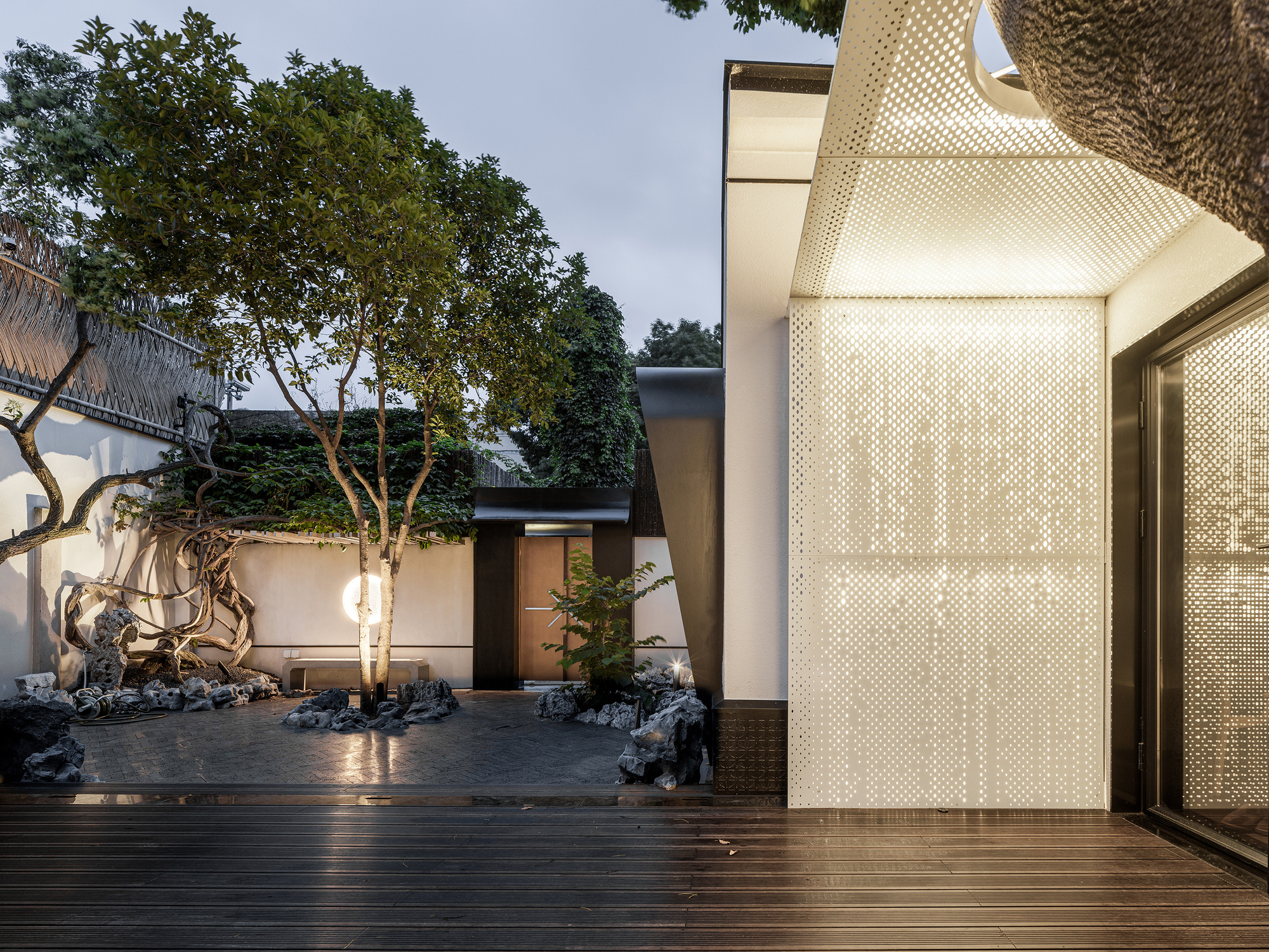 Gallery of Hiding House / Wutopia Lab - 20