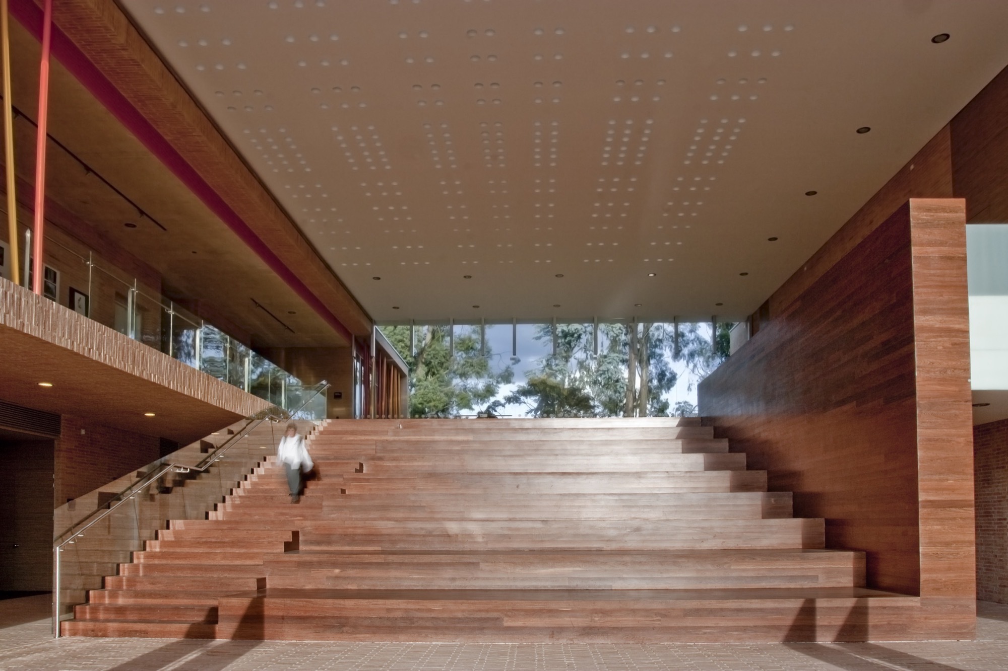 Galería de Escaleras en Colombia: 18 obras donde las circulaciones ...